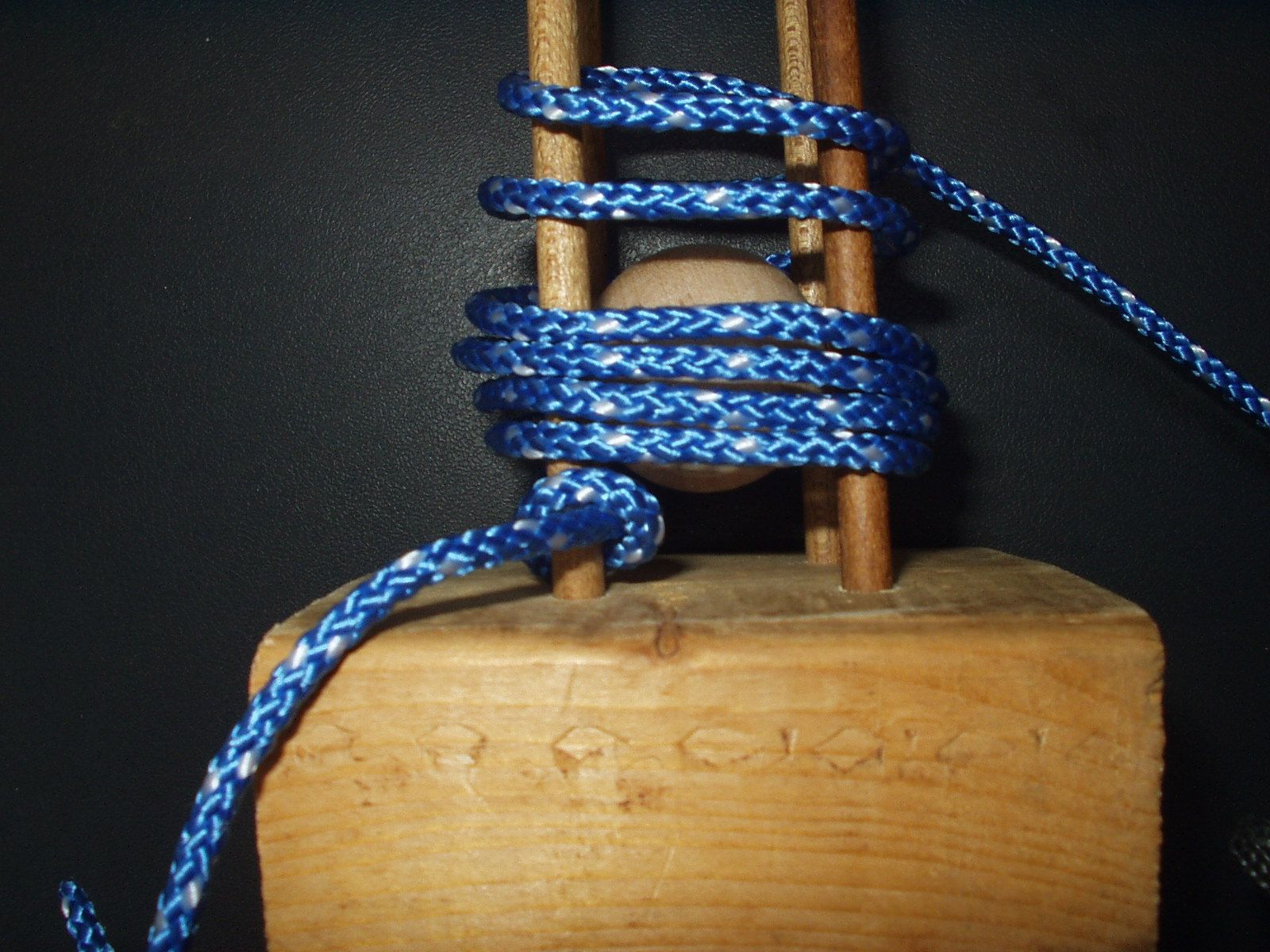 ABOK 2207 Split Faced Monkey Fist Knot : 9 Steps (with Pictures ...