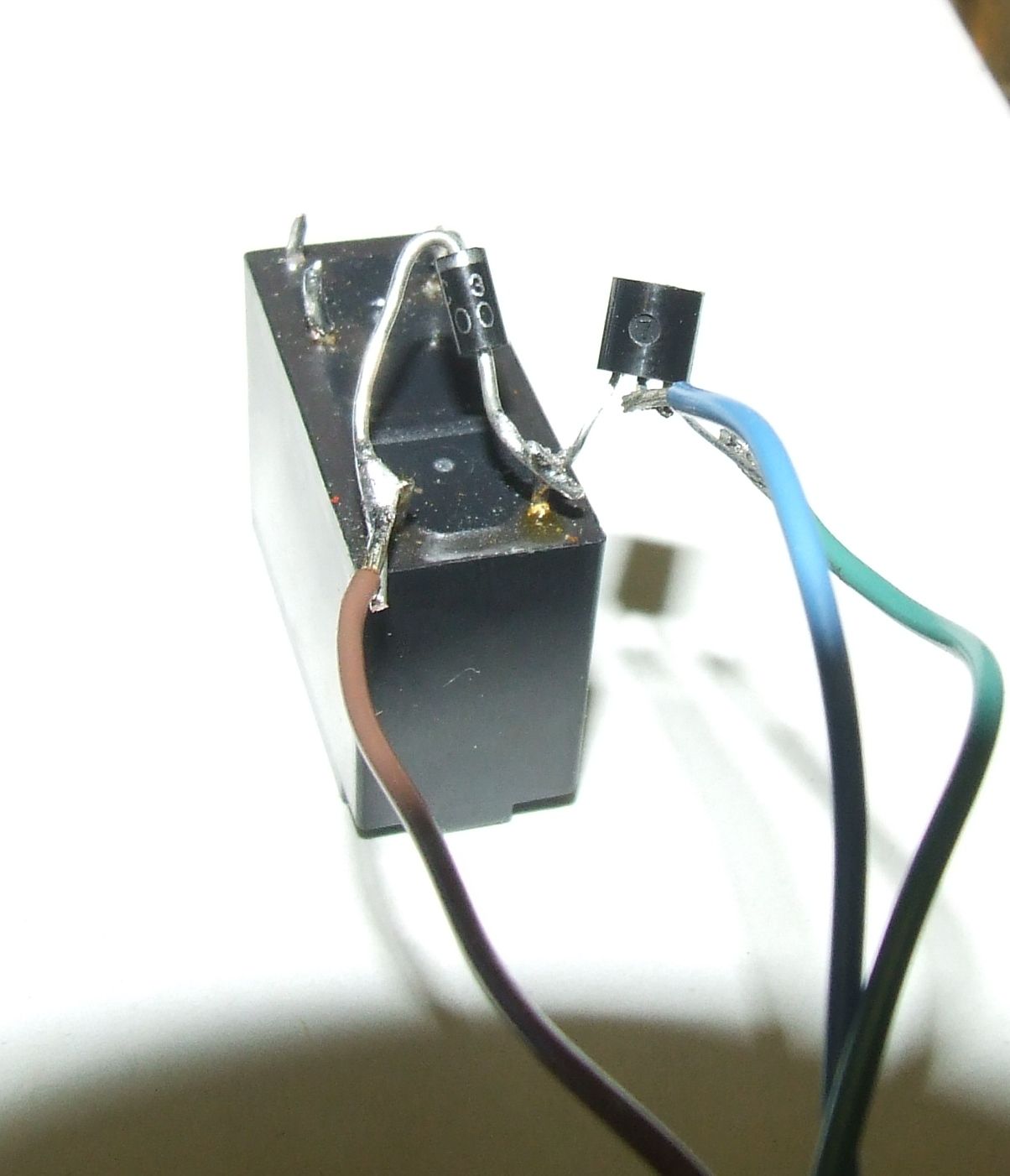 Hacking a PIR Motion Sensor for Use As a Triggering Device. : 5 Steps ...
