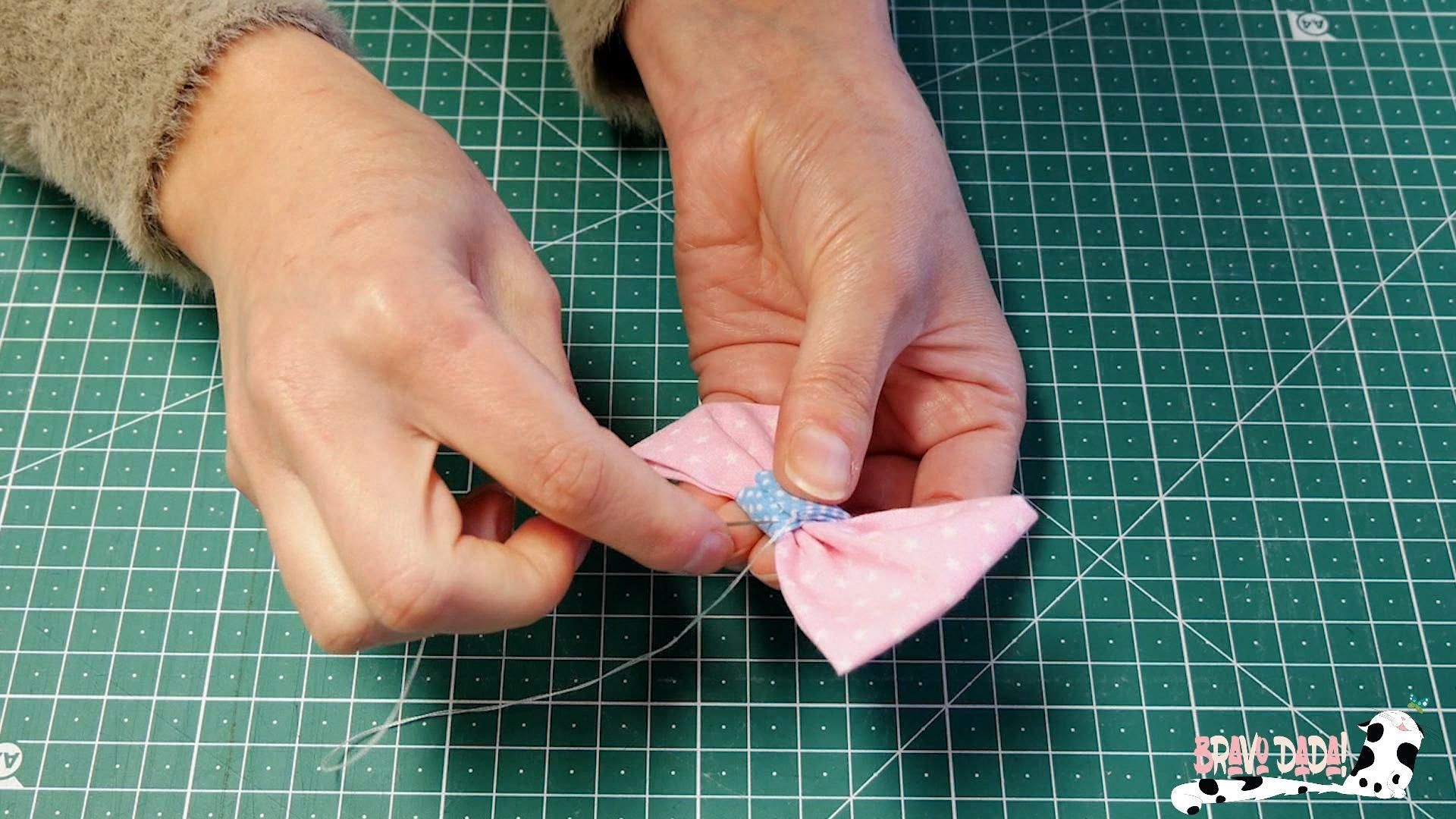 DIY How to Make a Quilted Sewing Machine Mat With Pockets and Thread ...