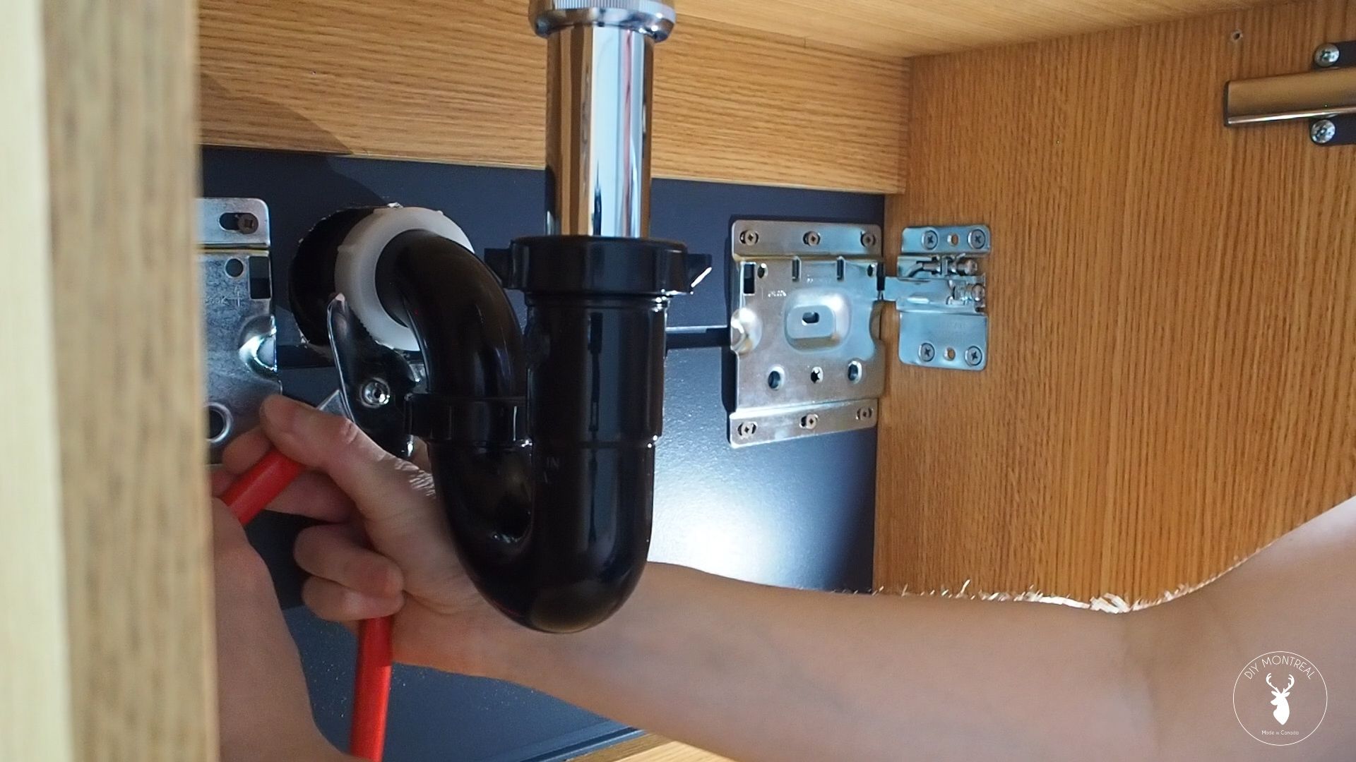 How to Install a Bathroom Sink Drain : 4 Steps (with Pictures ...