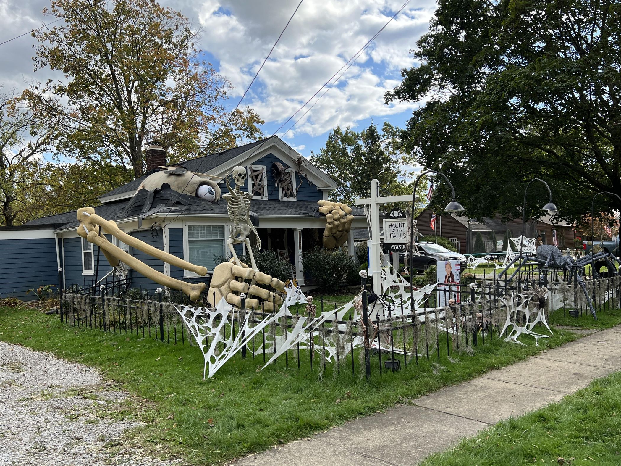 Over Sized Skeleton Breaking Out of My Home : 11 Steps (with Pictures ...