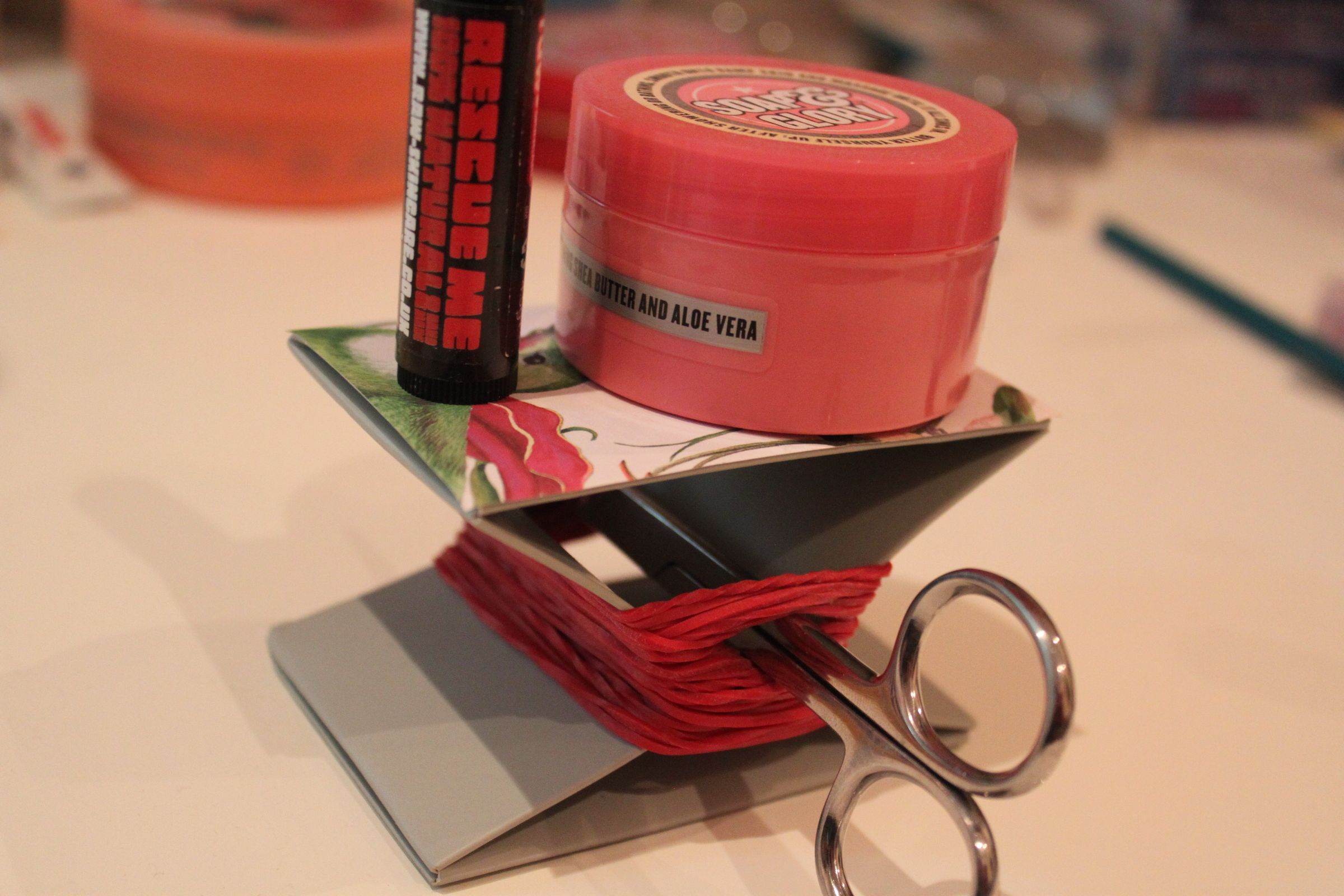 Yvonne: an Innovative and Cheap Desk Tidy for Under $1 : 5 Steps (with ...