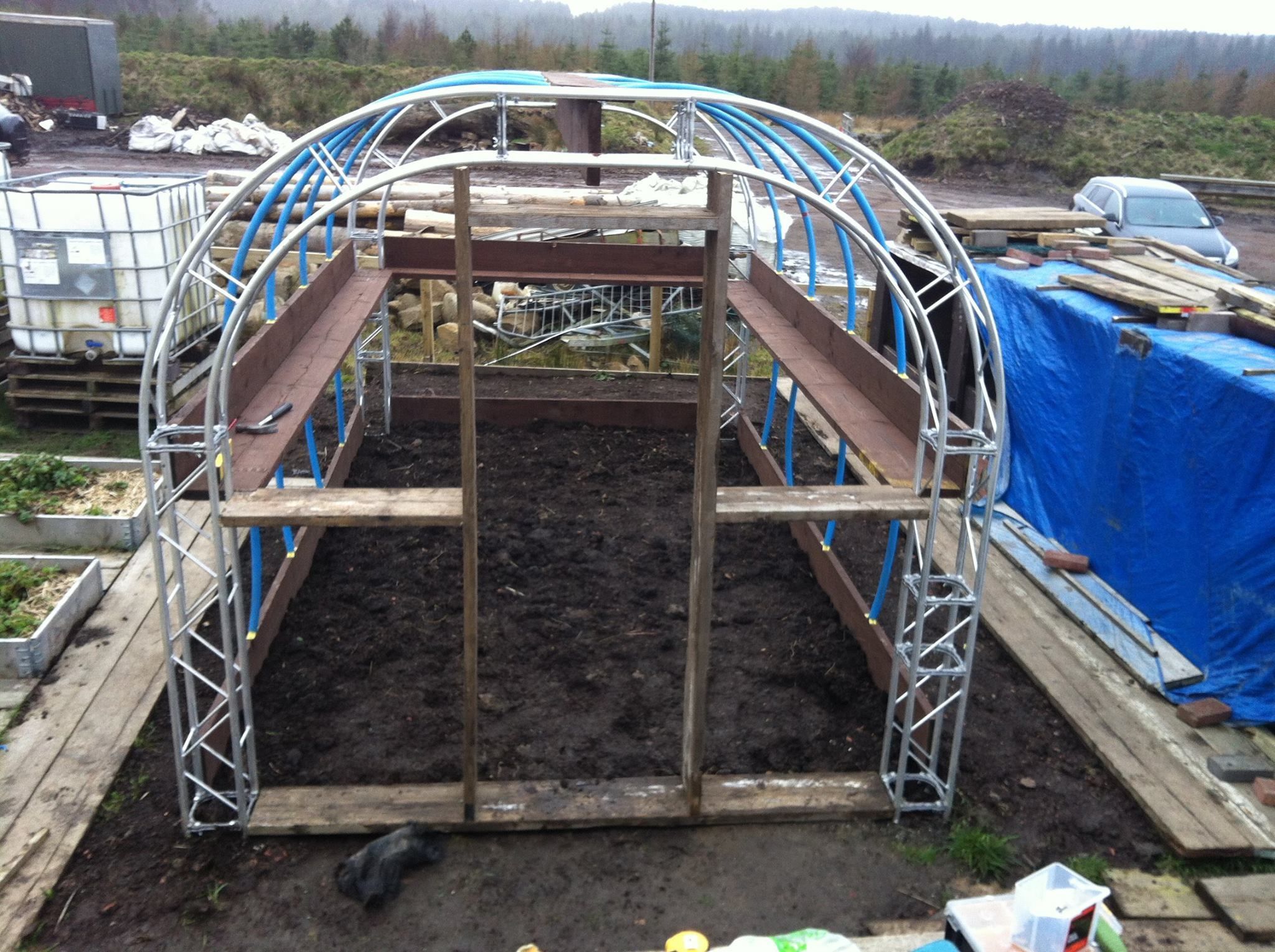DIY POLYTUNNEL / GREENHOUSE : 5 Steps - Instructables