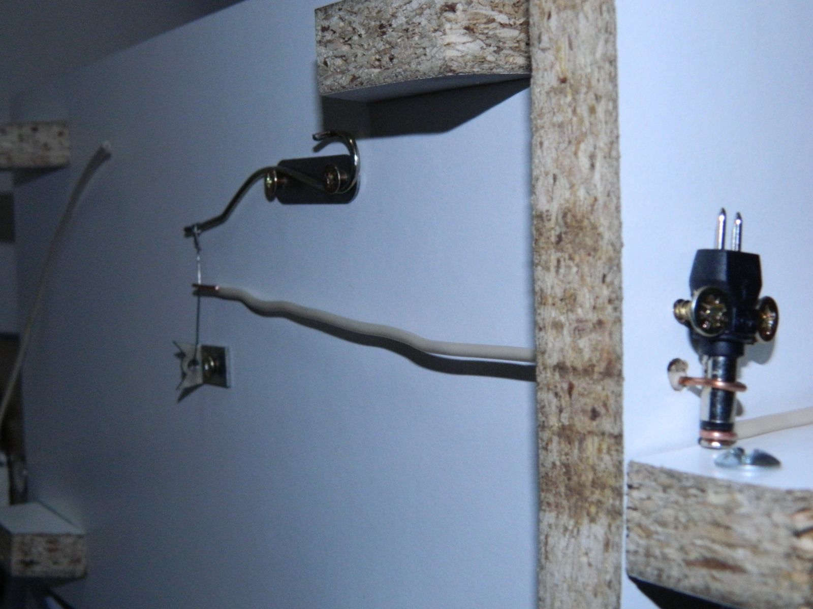 Simple Styrofoam Hot Wire Cutter : 10 Steps - Instructables