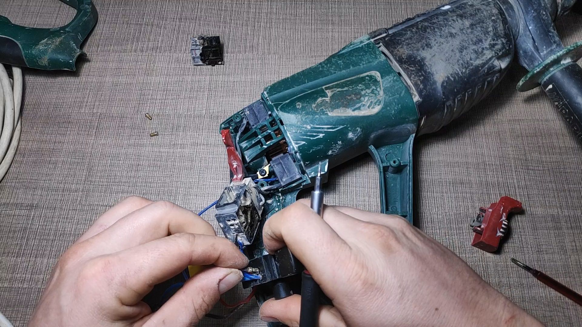 Hammer Drill Switch Replacement : 4 Steps - Instructables