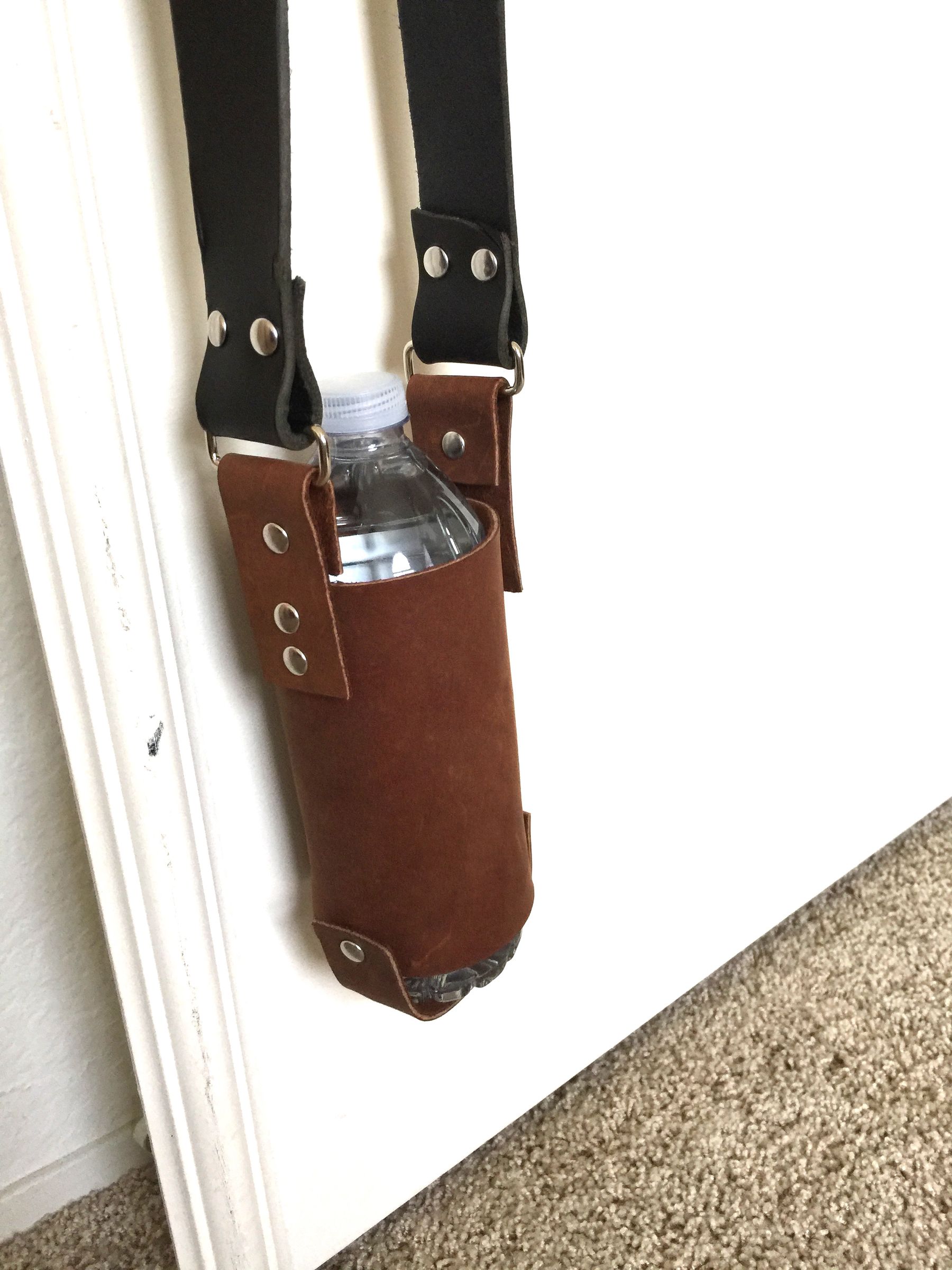 How to Make a Leather Water Bottle Holder / Holster : 5 Steps (with ...