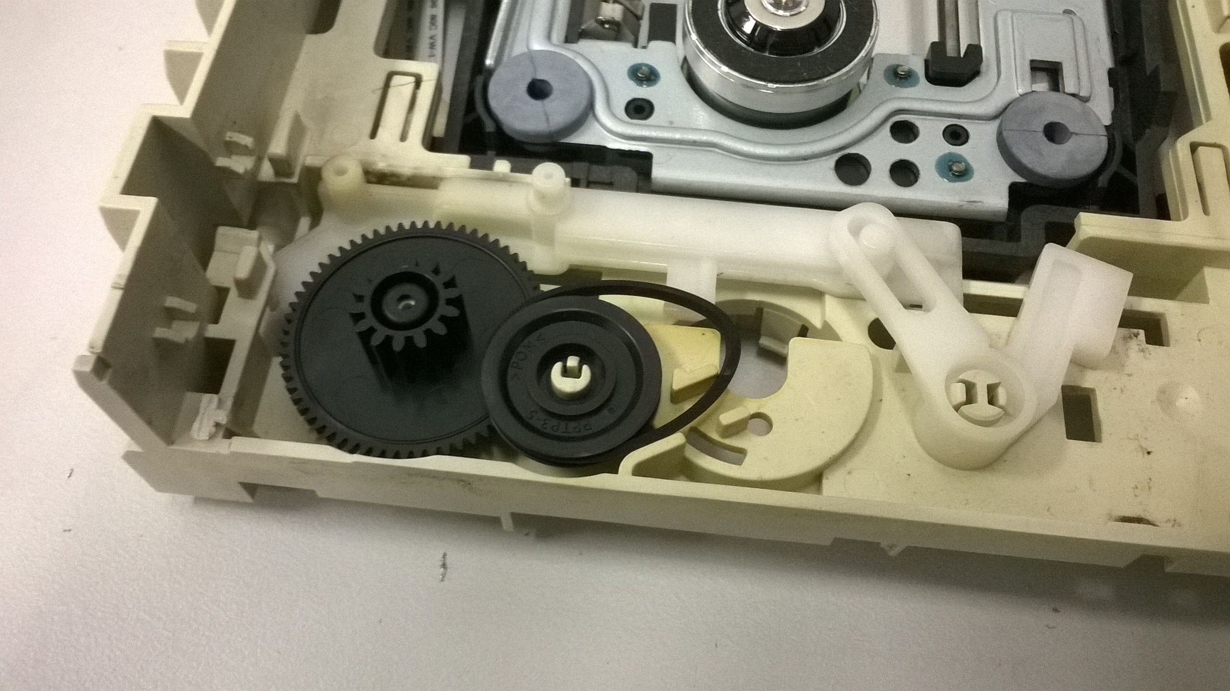 Disassembling a CD/DVD Reader and Reusing Its Parts : 12 Steps (with ...