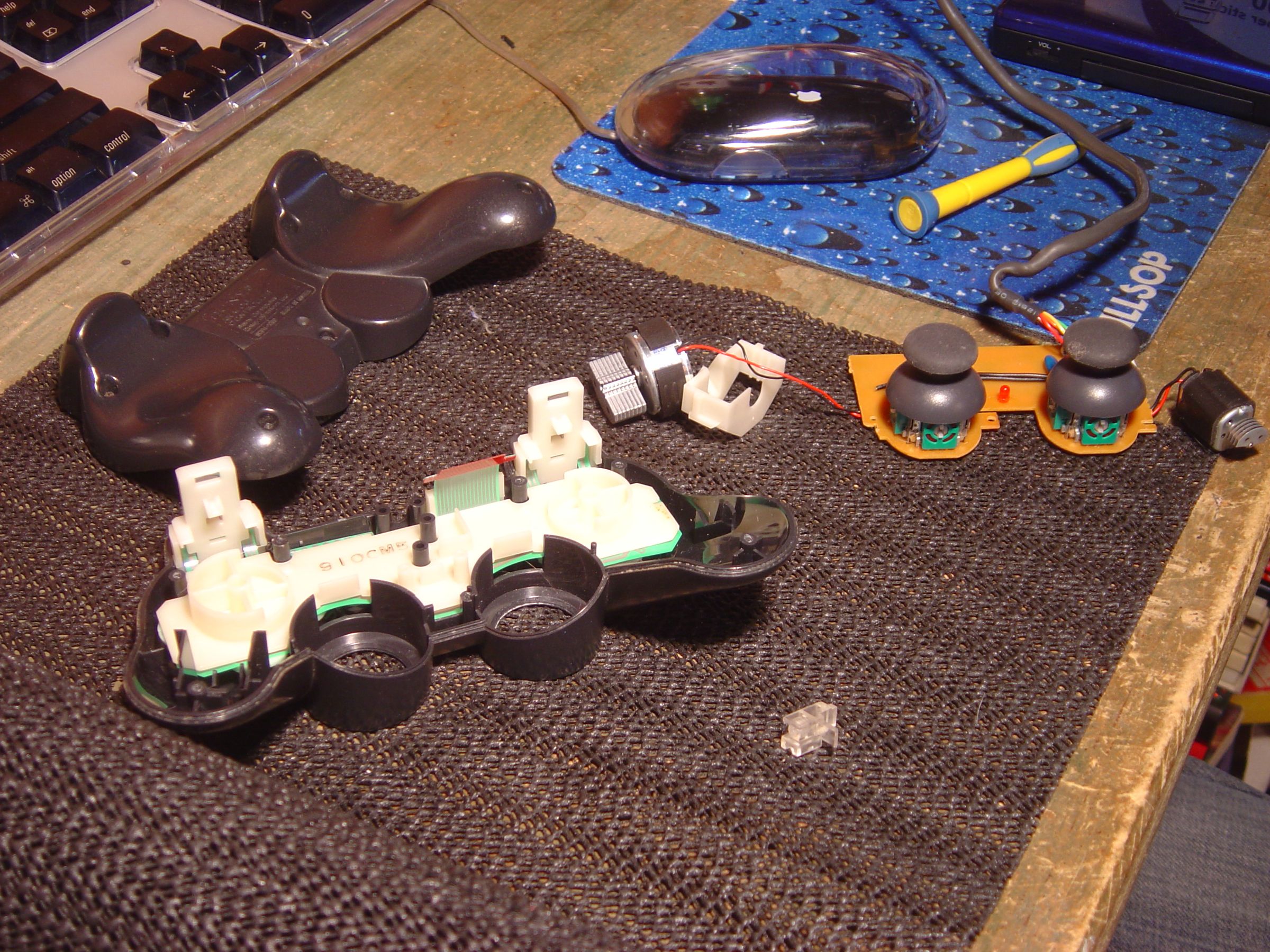 Clean Your DualShock Controller : 9 Steps - Instructables
