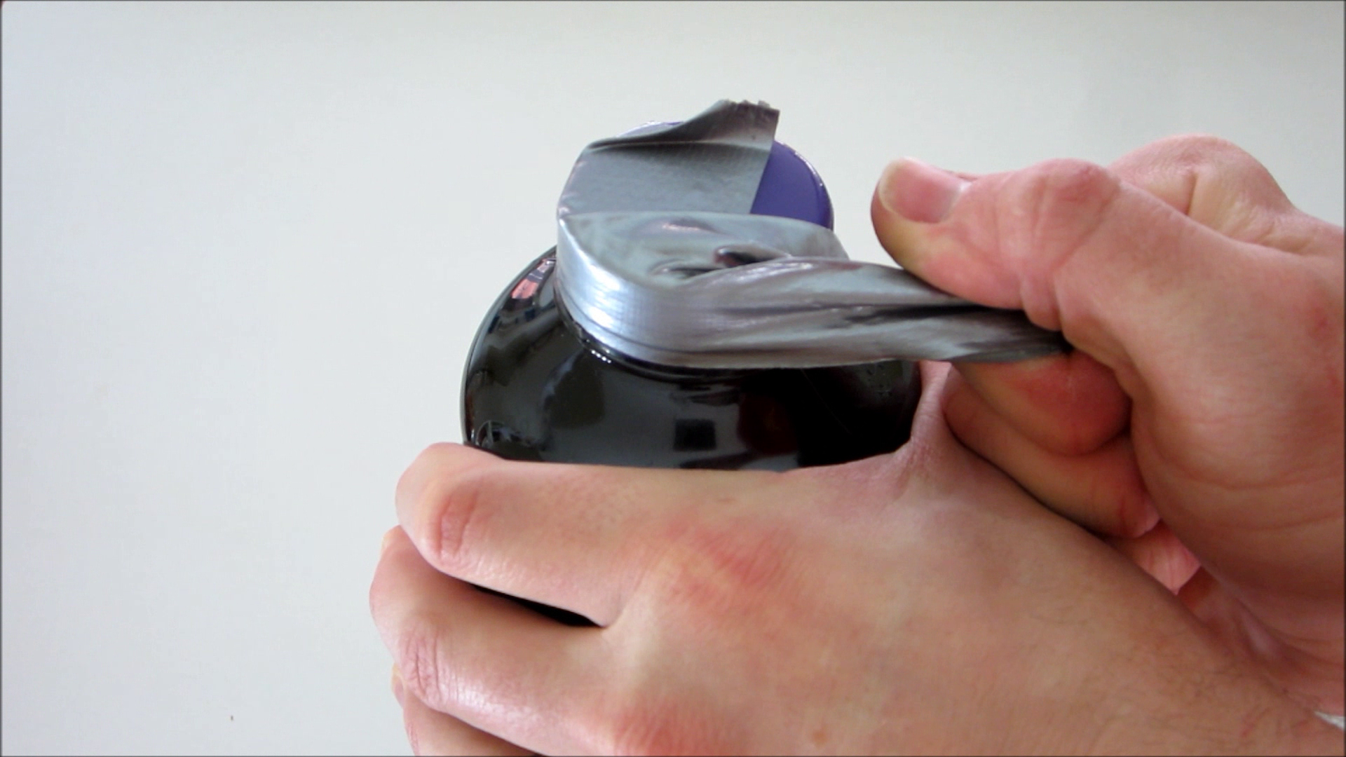 Open Hard to Remove Lids With Duct Tape : 3 Steps (with Pictures ...
