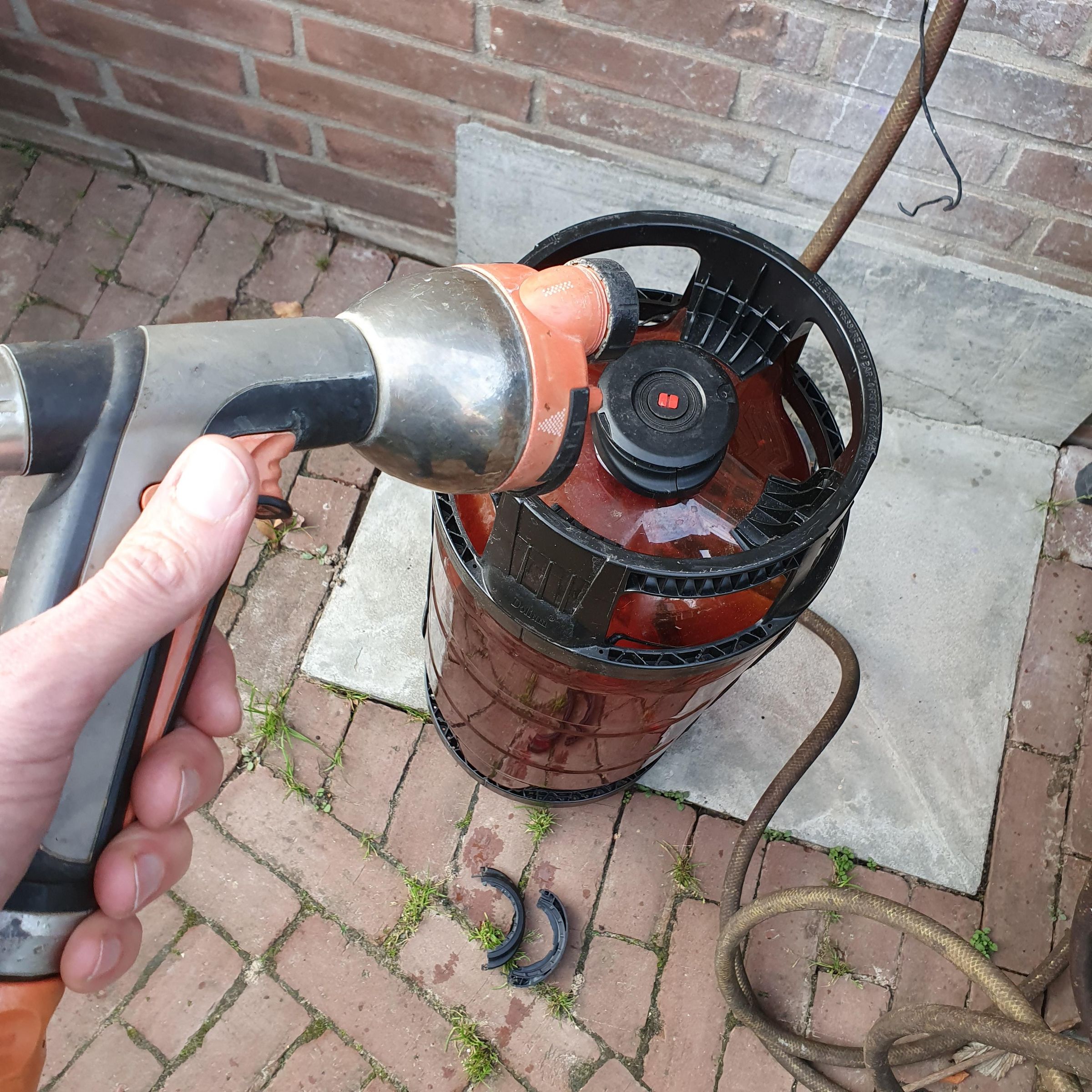 DIY Plastic Beer Keg Lamp : 5 Steps (with Pictures) - Instructables