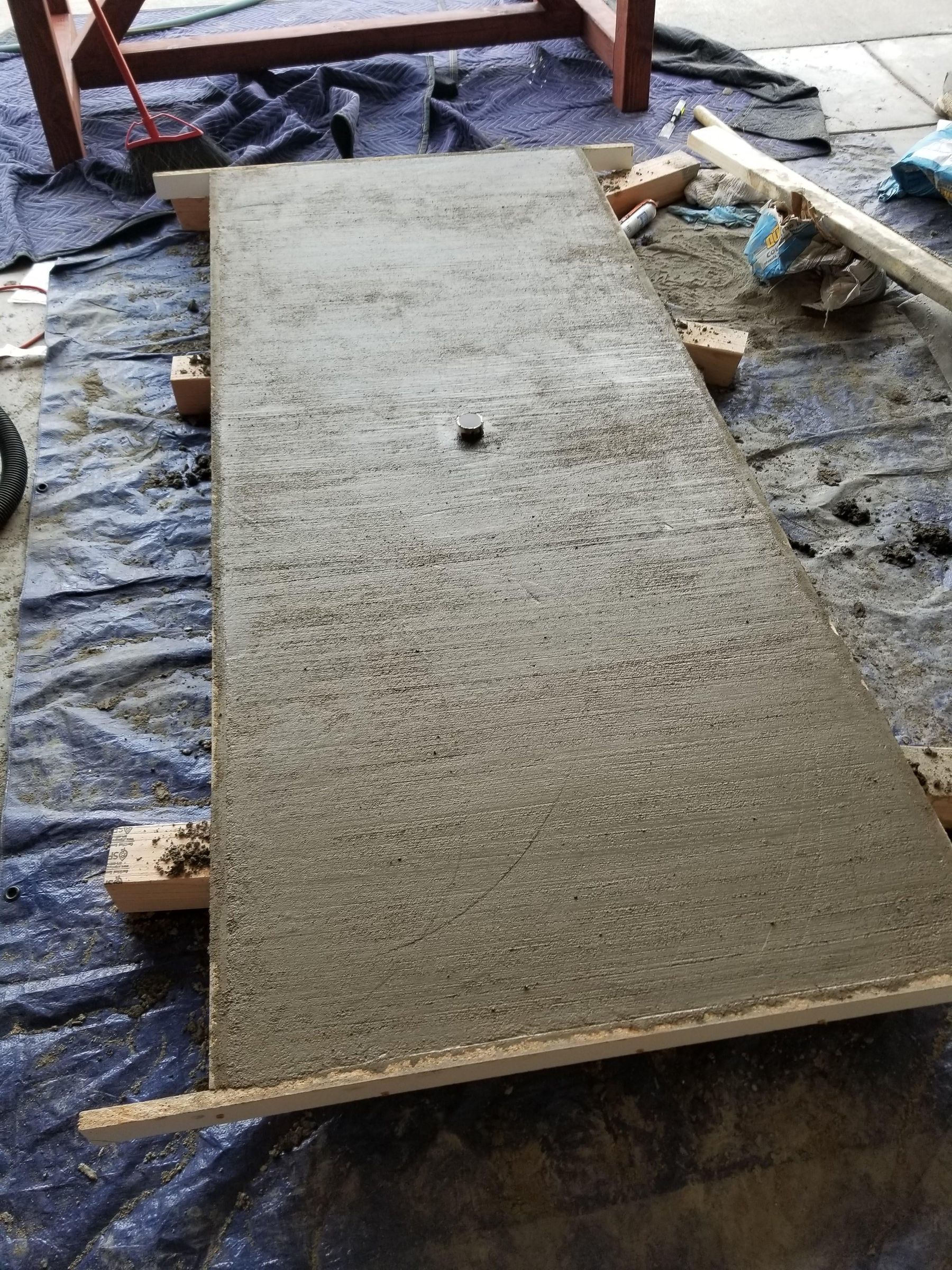 A Rustic Concrete Table : 6 Steps (with Pictures) - Instructables