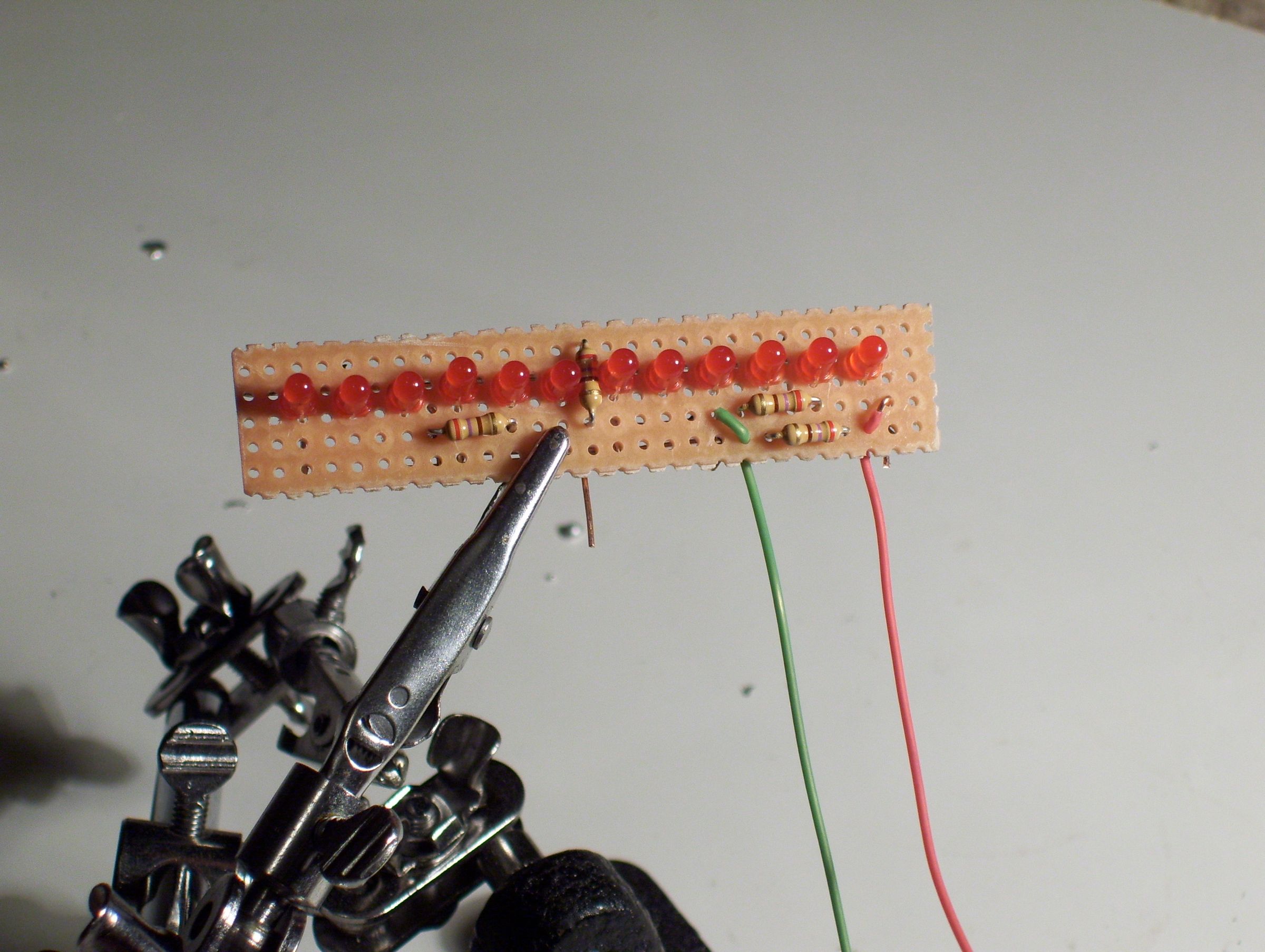 Charlieplexed Row of LED Lights, for the Arduino : 9 Steps (with Pictures) - Instructables