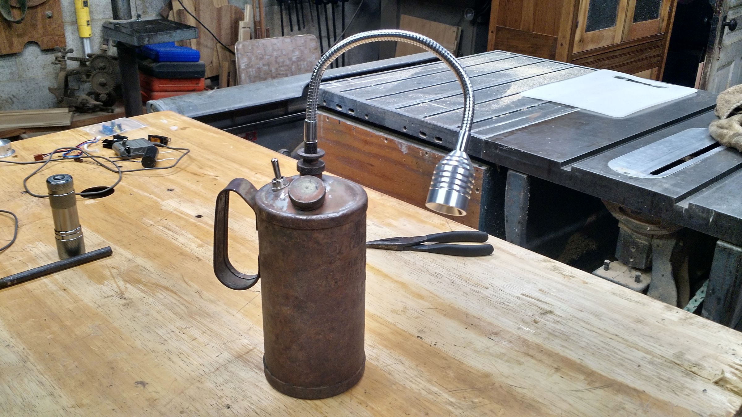 Oil Can Desk Lamp : 7 Steps (with Pictures) - Instructables