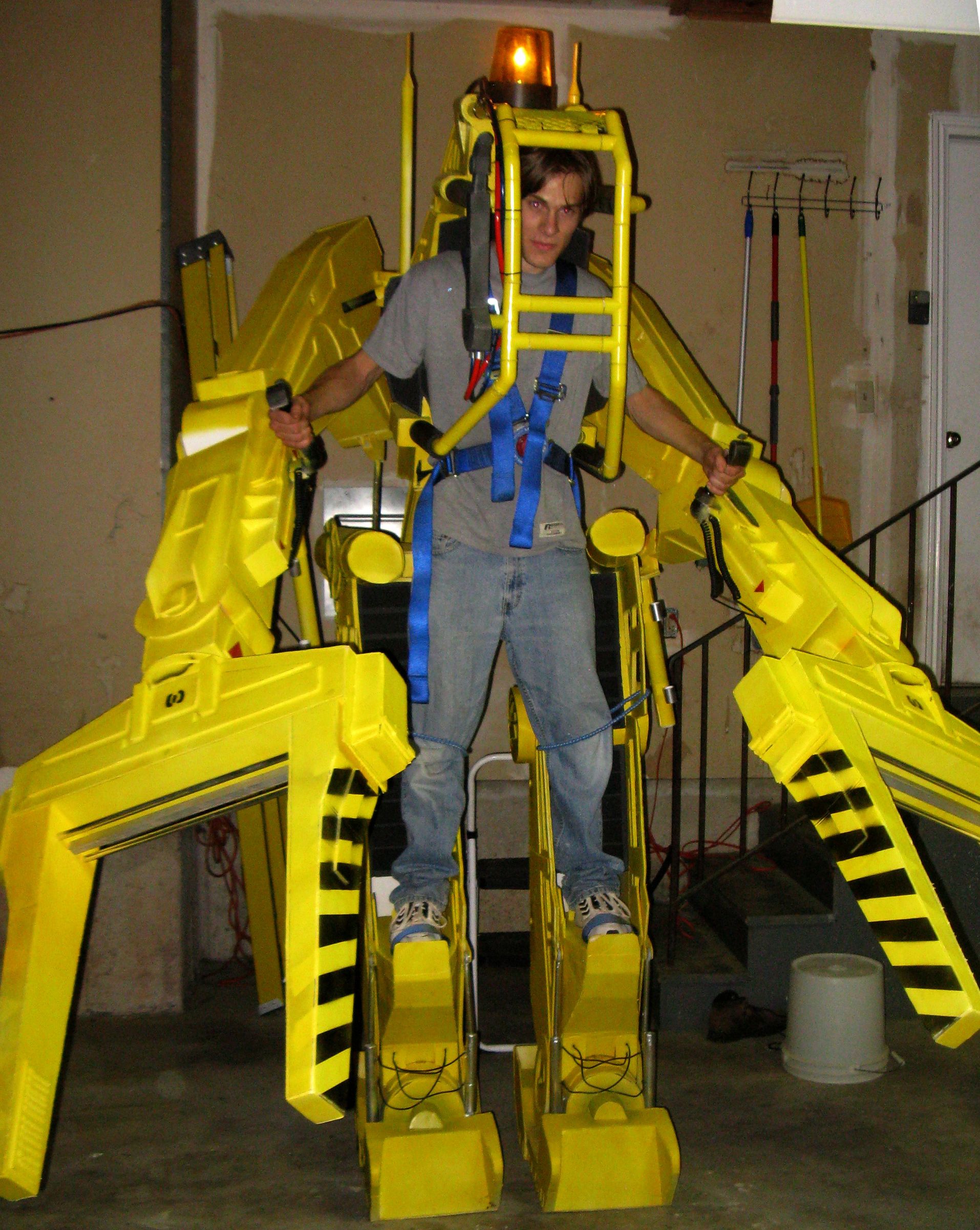 Full-Size Power Loader Costume From Aliens : 8 Steps (with Pictures ...