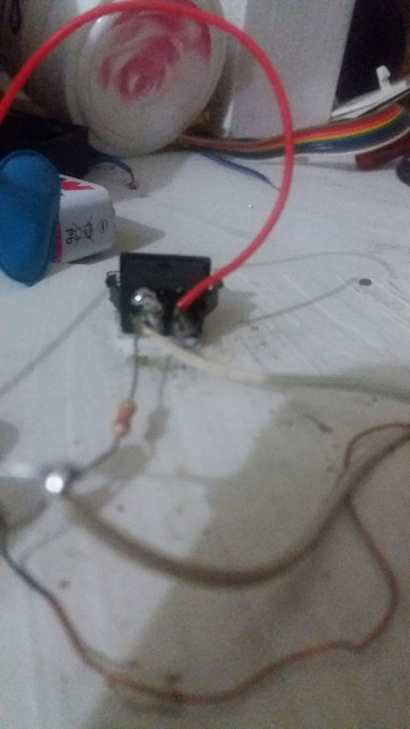 Very Simple 9v Tesla Coil : 8 Steps - Instructables