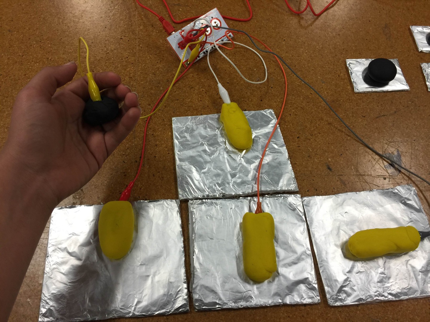 Introducing Makey Makey : 7 Steps - Instructables
