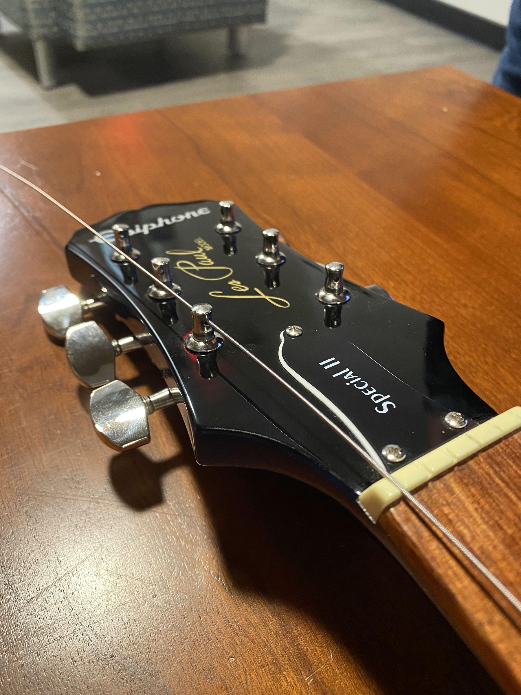 How to Change Guitar Strings : 4 Steps (with Pictures) - Instructables