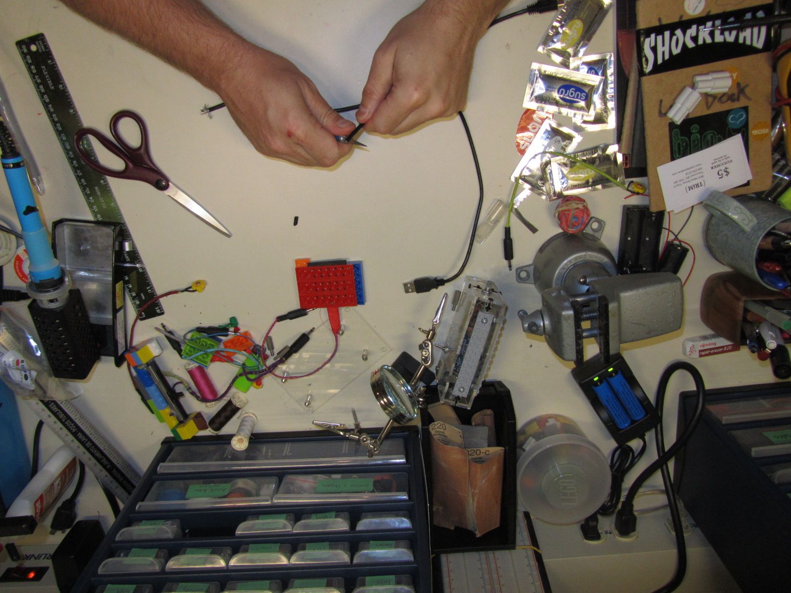 On/Off Switch for a USB-Powered Device : 4 Steps - Instructables