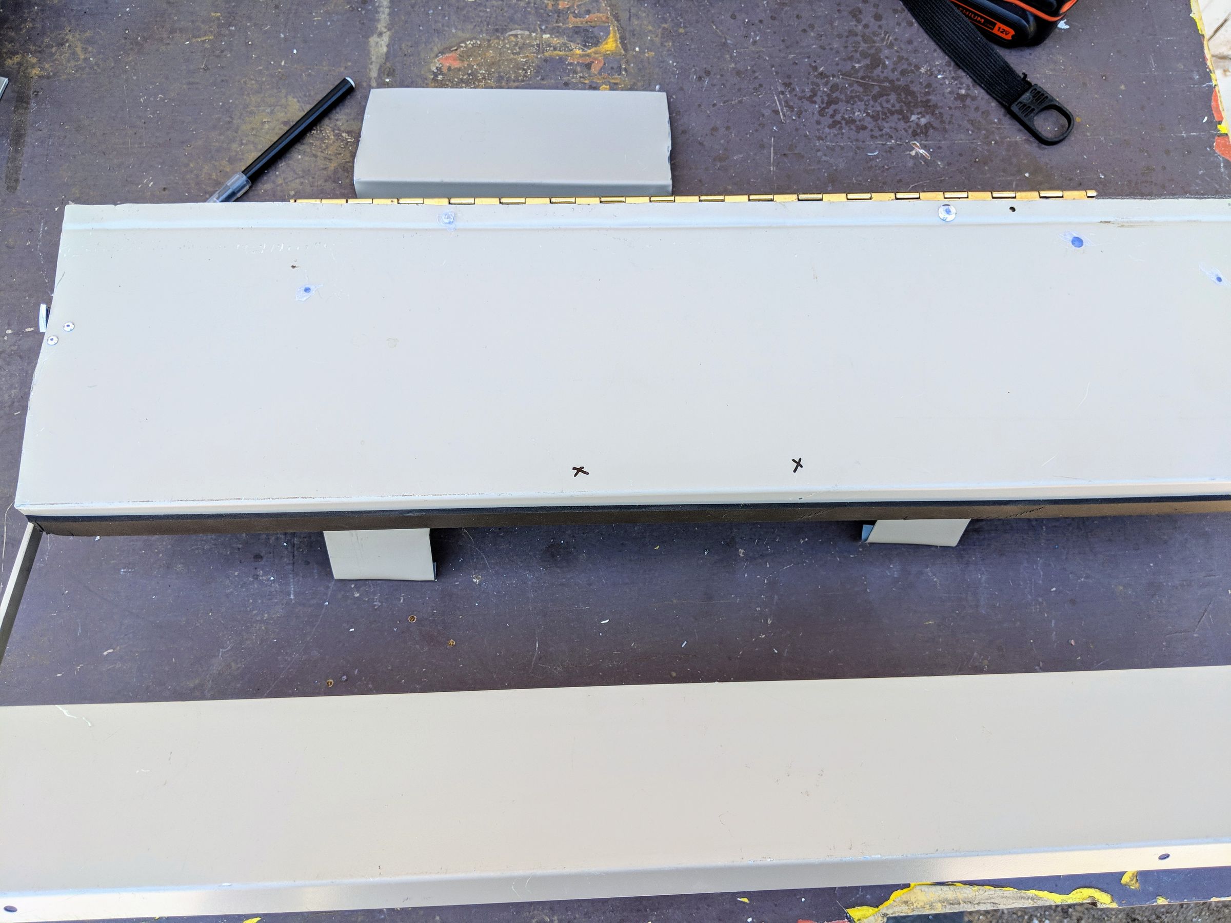 Automatic Chicken Feeder With Upcycled Gutter & Metal Pieces : 14 Steps ...