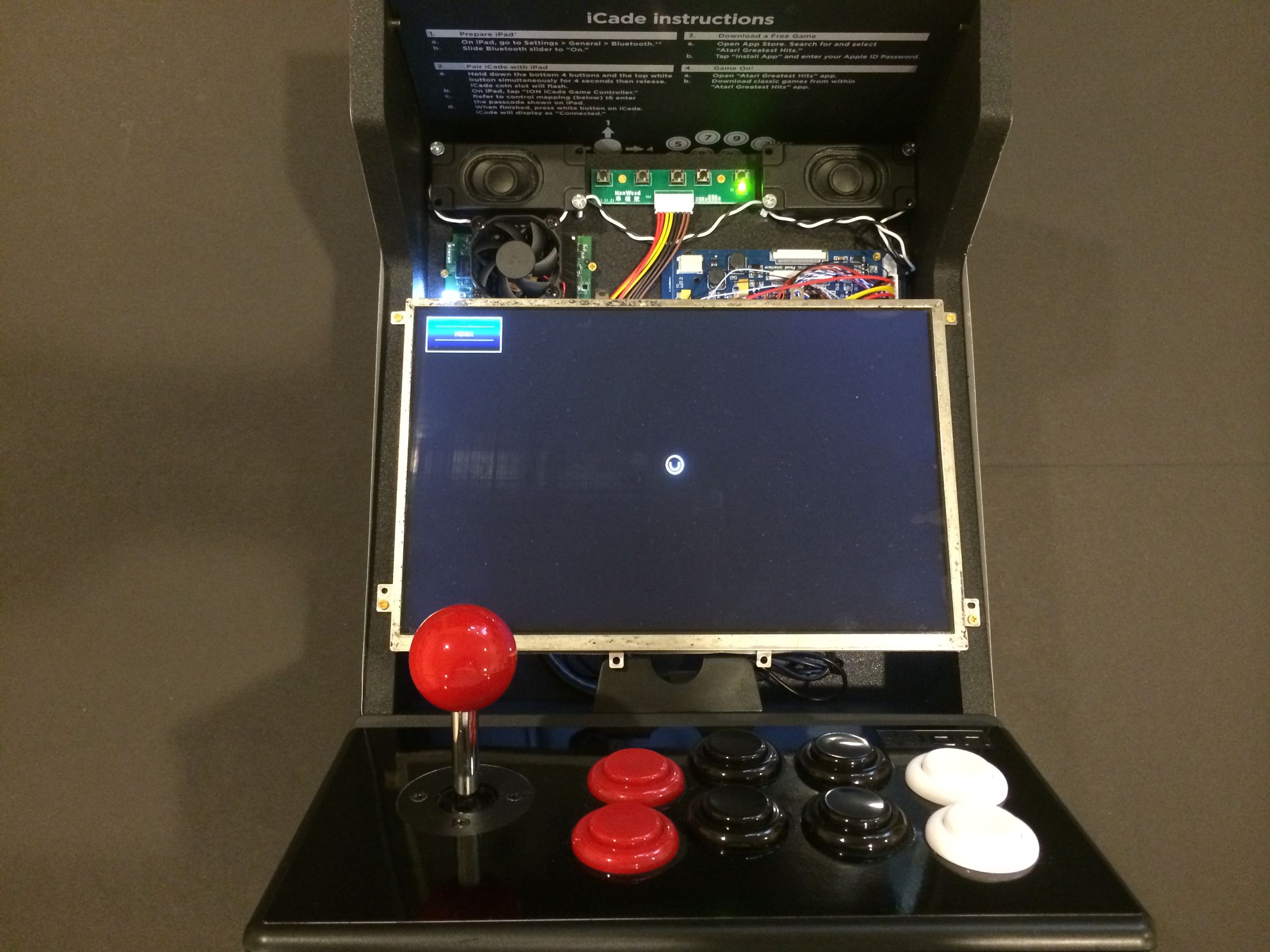 O-Cade: Portable OUYA Mini-Arcade Cabinet With Mobile Charging Station ...