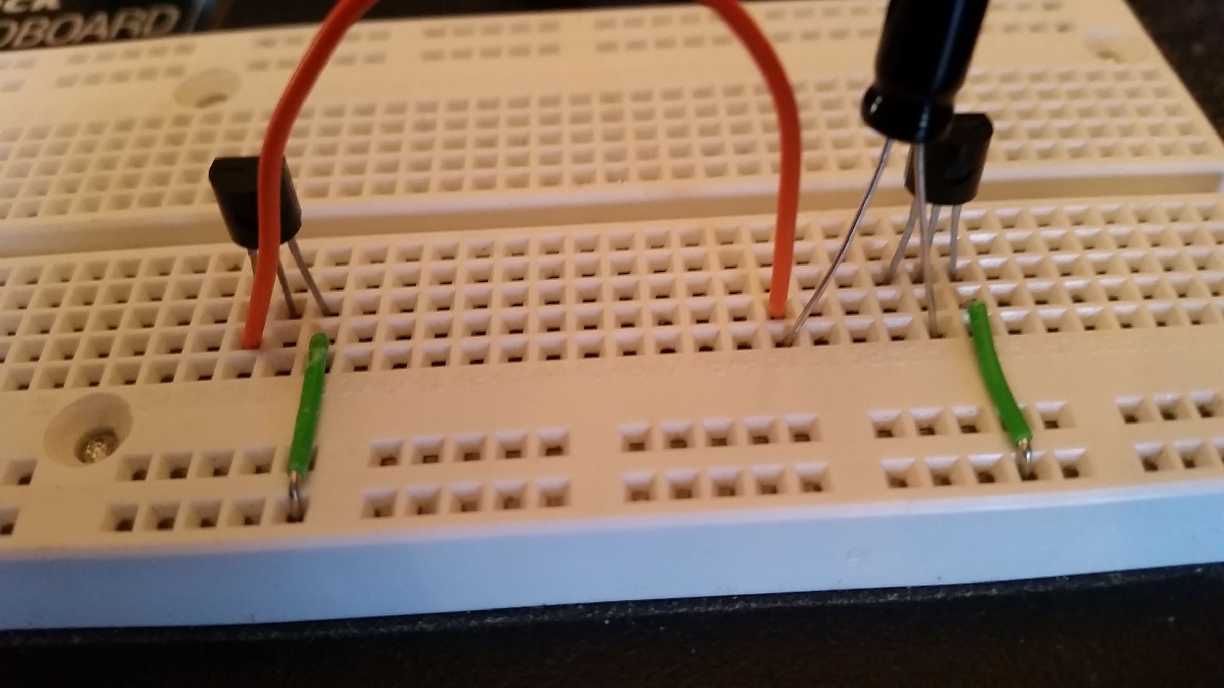 Simple Blinking LED Circuit : 5 Steps (with Pictures) - Instructables