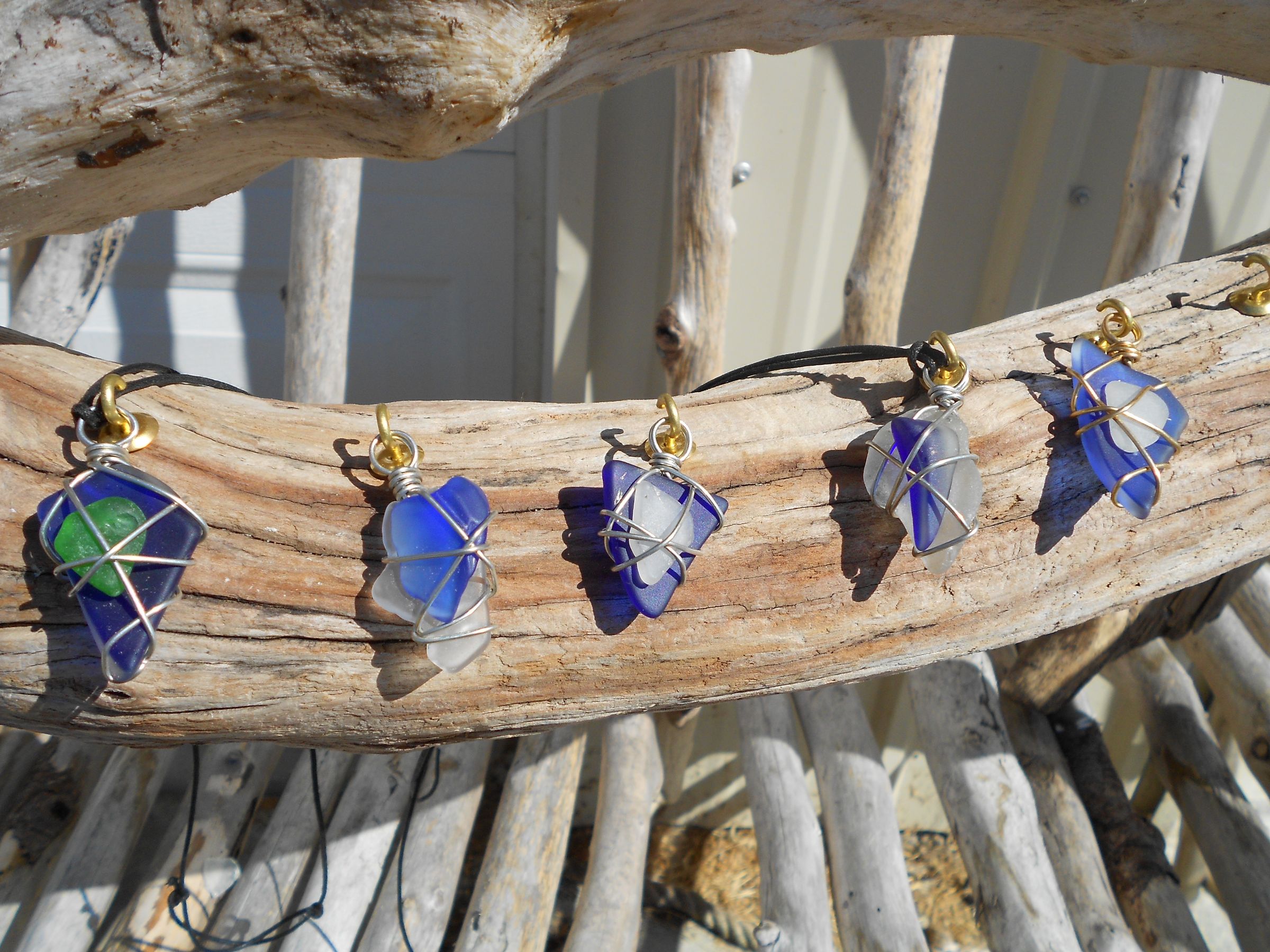 Wire Wrapped Pendants, the Easy Way : 10 Steps (with Pictures ...