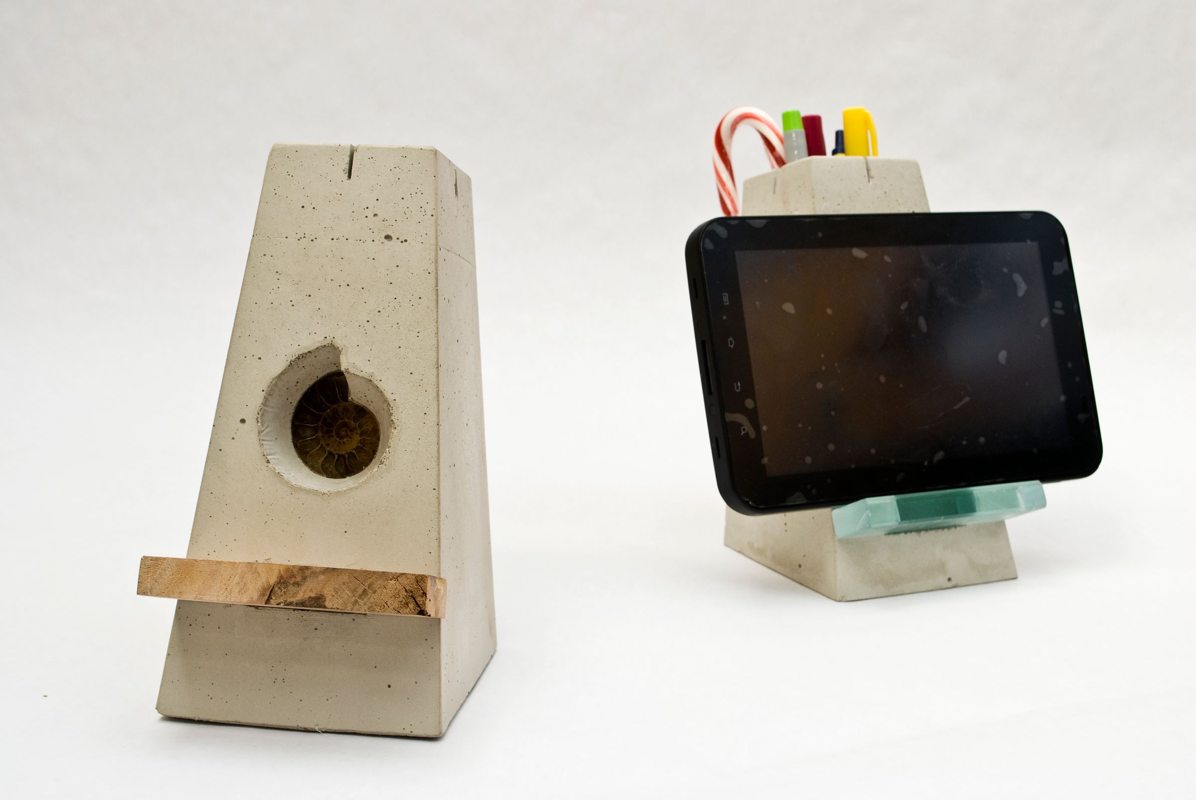 DIY CONCRETE :: Concrete IPad Stand : 6 Steps (with Pictures ...