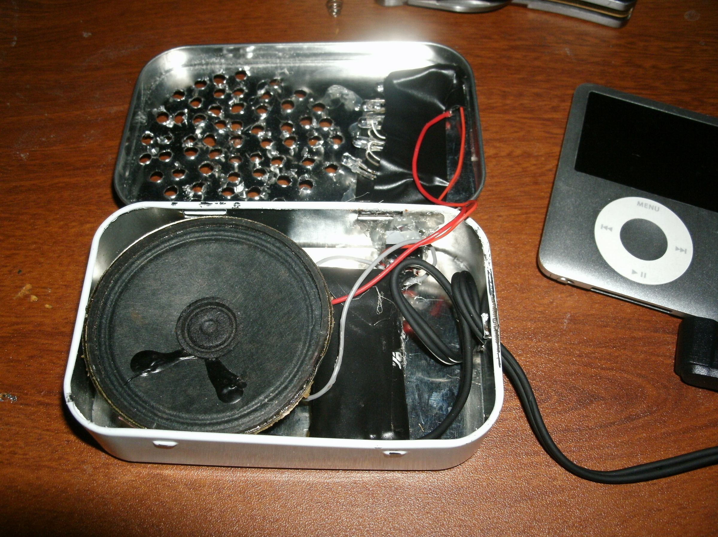 Portable Ipod Speaker With LEDS!!! : 9 Steps - Instructables