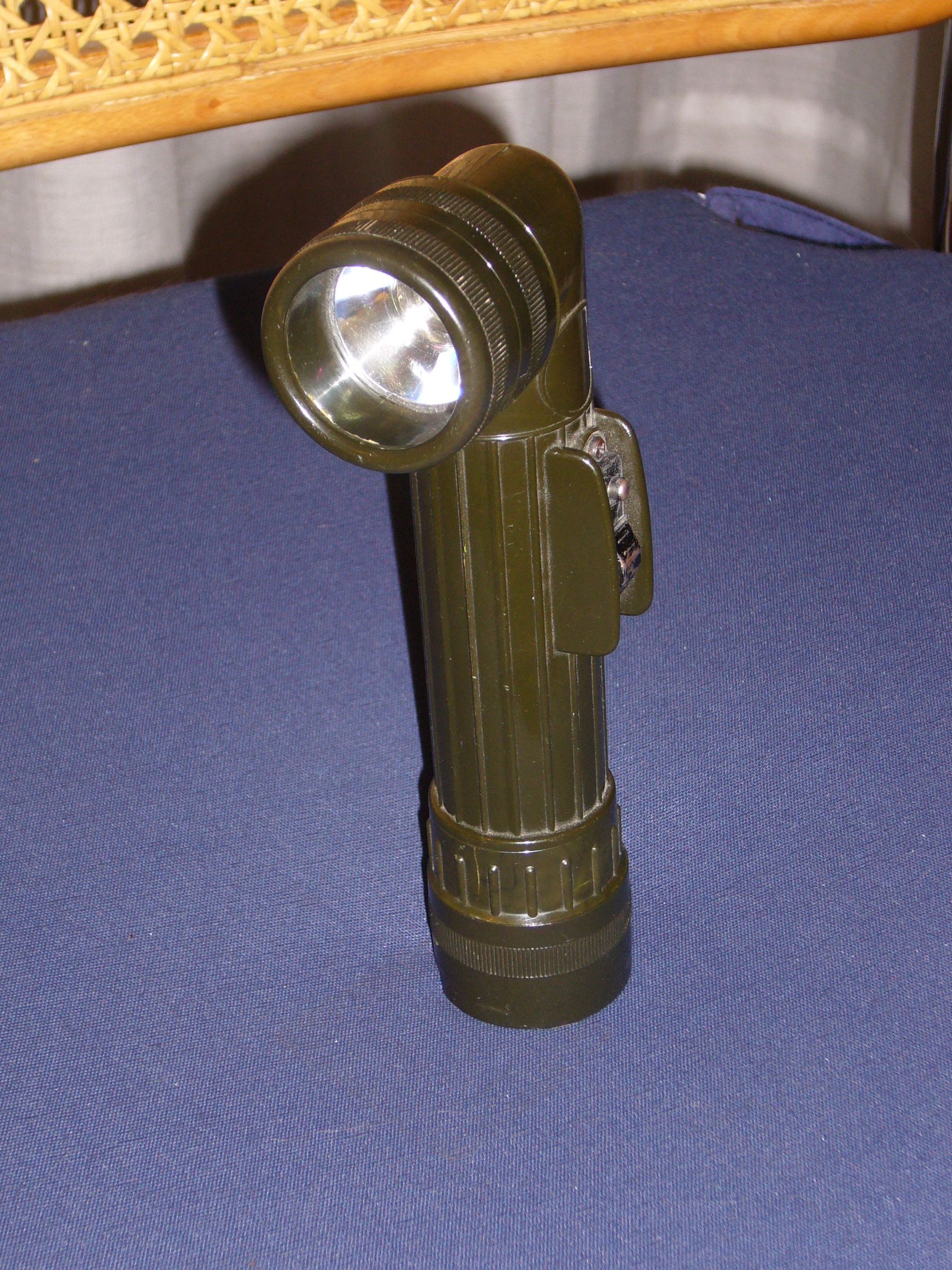 How to Mod and Old Flashlight Into an LED One : 4 Steps - Instructables