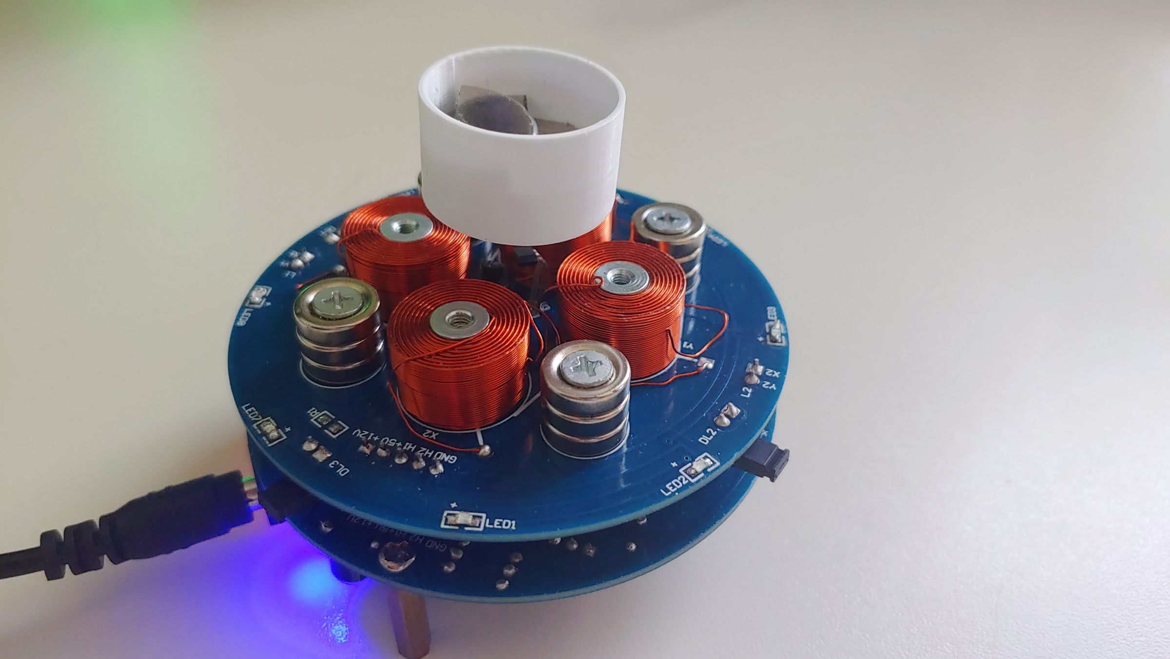 Freely Levitating Lamp : 4 Steps - Instructables