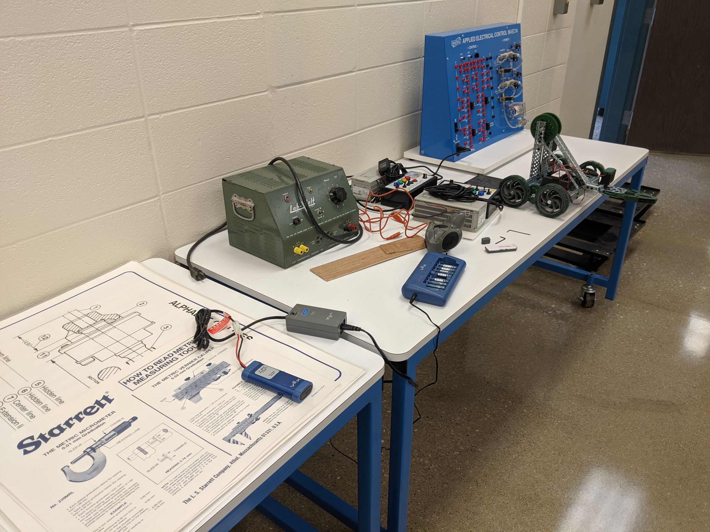 Classroom Robot Battery Station : 6 Steps (with Pictures) - Instructables