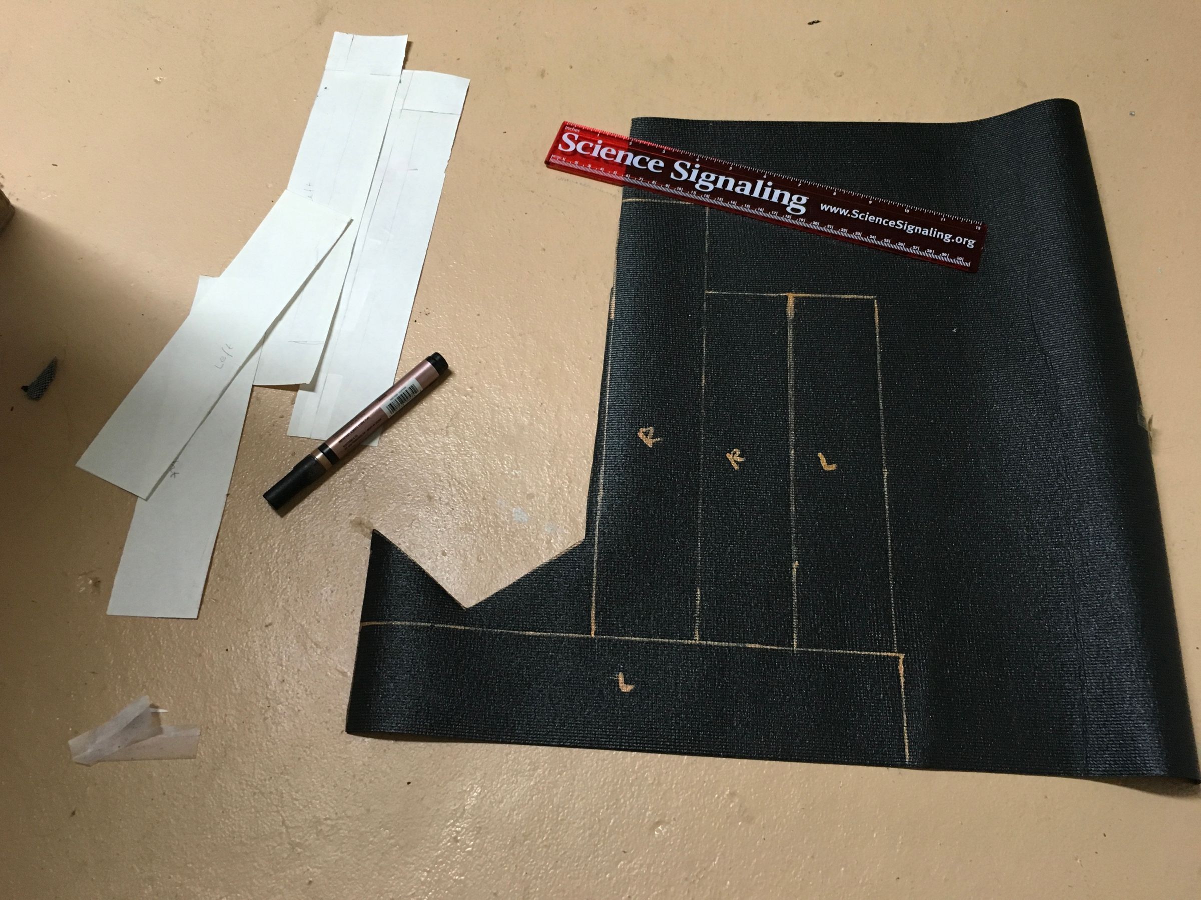 Wonder Woman Cosplay: Body Armour and Gladiator Skirt : 11 Steps (with ...