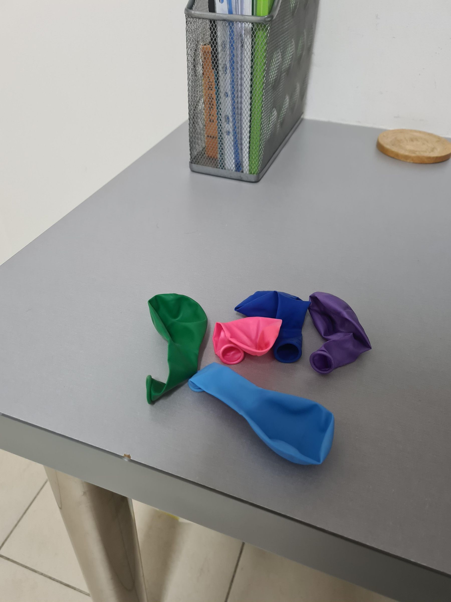 How to Blow Up and Tie a Balloon : 8 Steps - Instructables