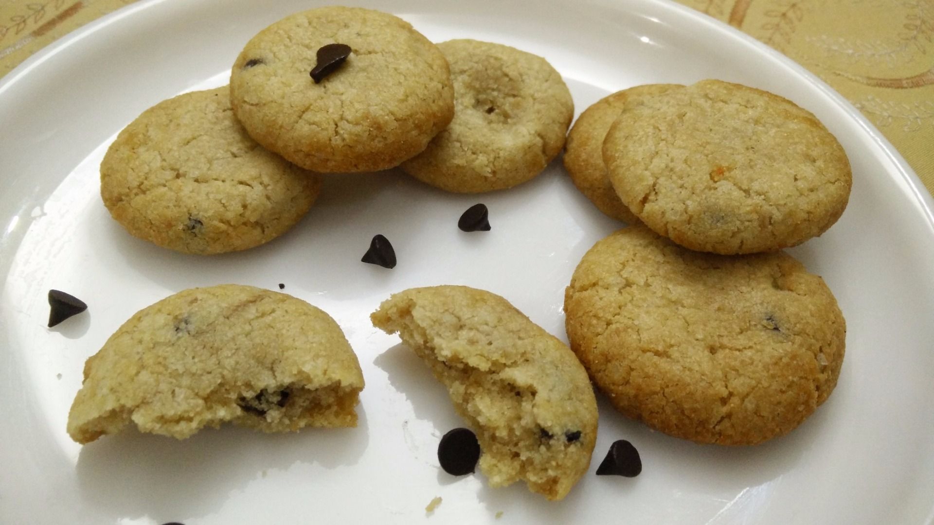 Whole Wheat Choco Chips Eggless Cookies Recipe With Philips Airfryer ...