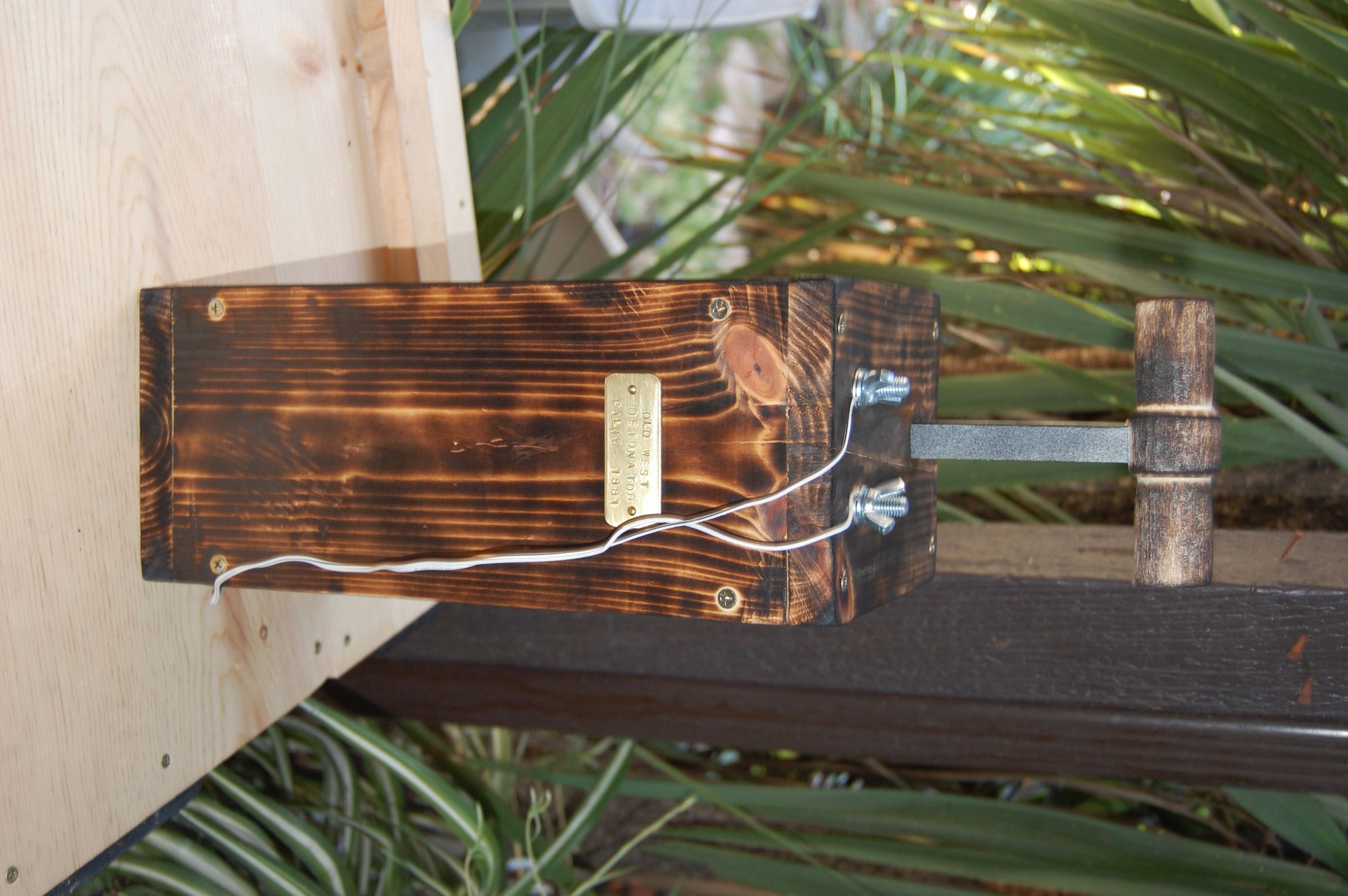 Old West Detonator Prop : 3 Steps (with Pictures) - Instructables