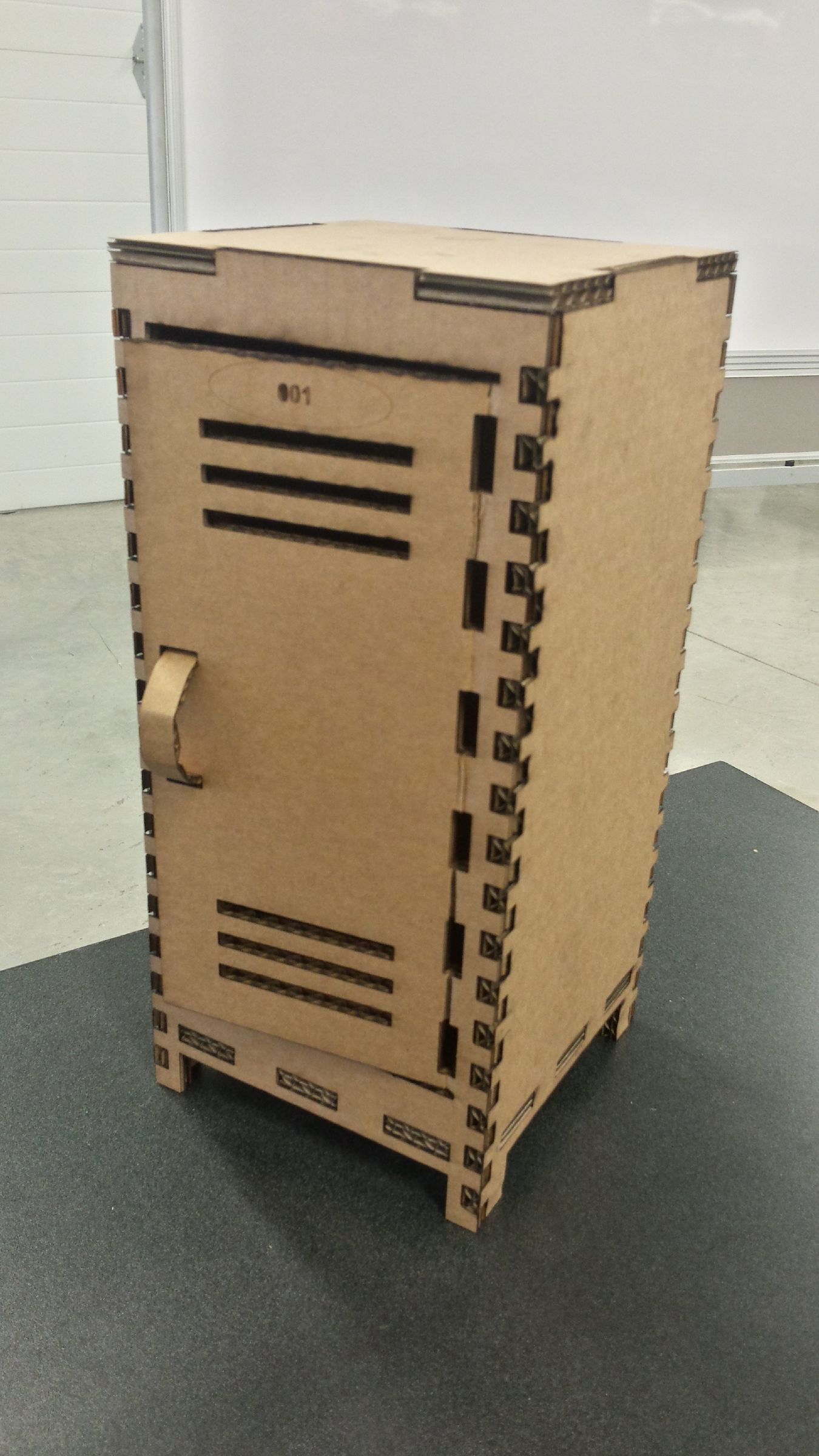 Cardboard Mini Locker : 8 Steps (with Pictures) - Instructables