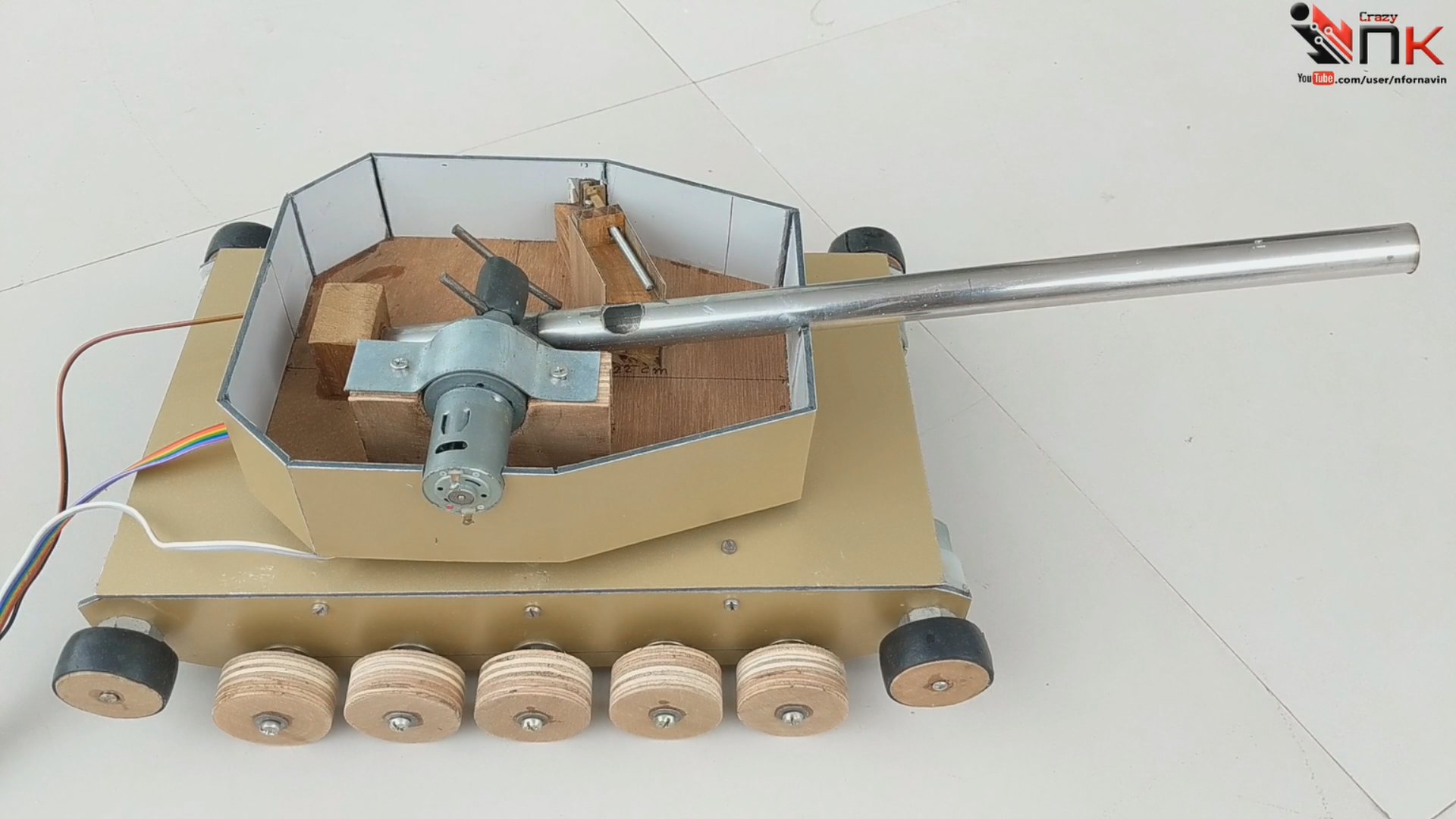How to Make a RC Battle Tank With Motorized Fire : 11 Steps (with ...
