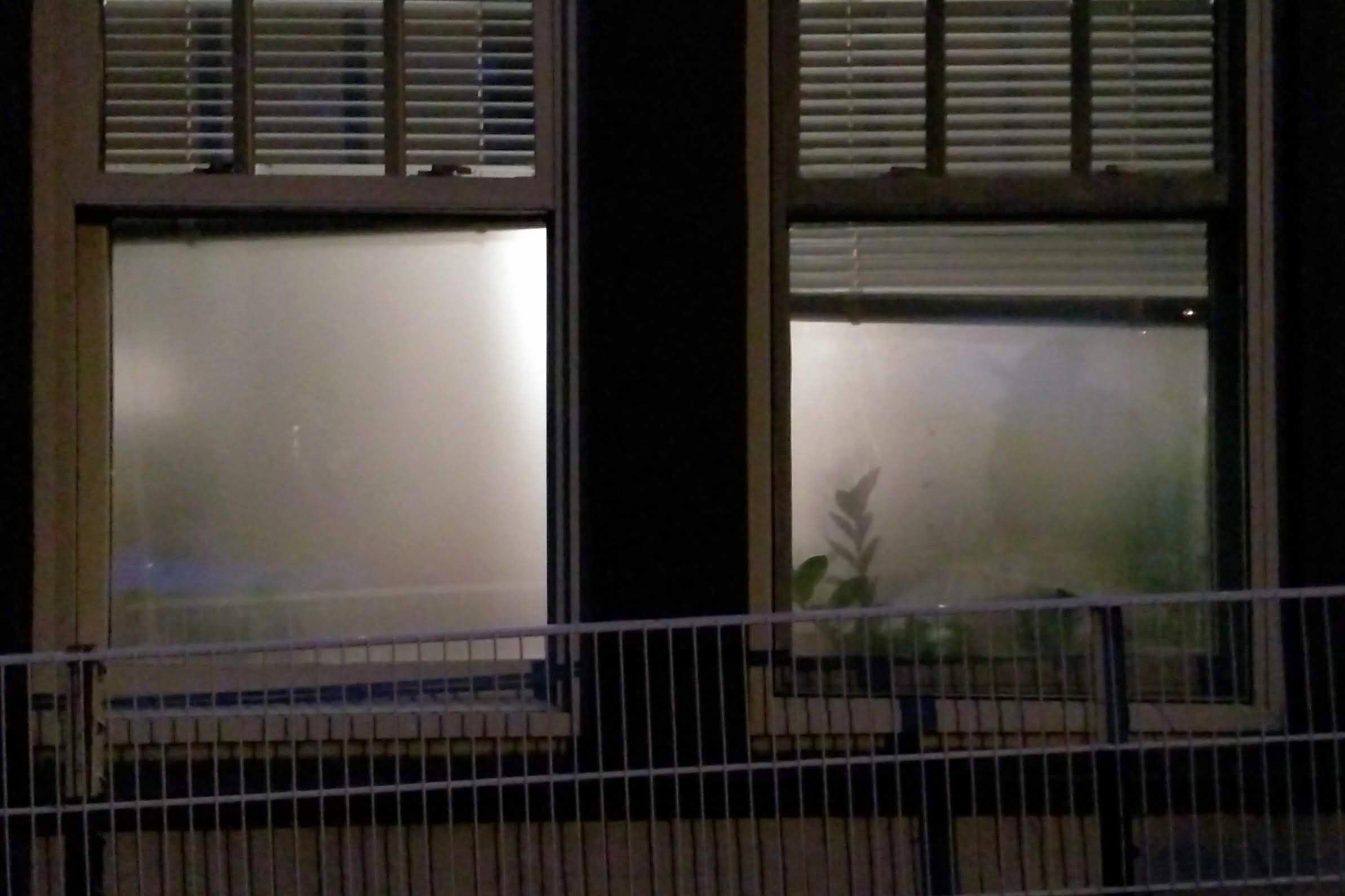 How/Why to Install Privacy Film : 6 Steps (with Pictures) - Instructables