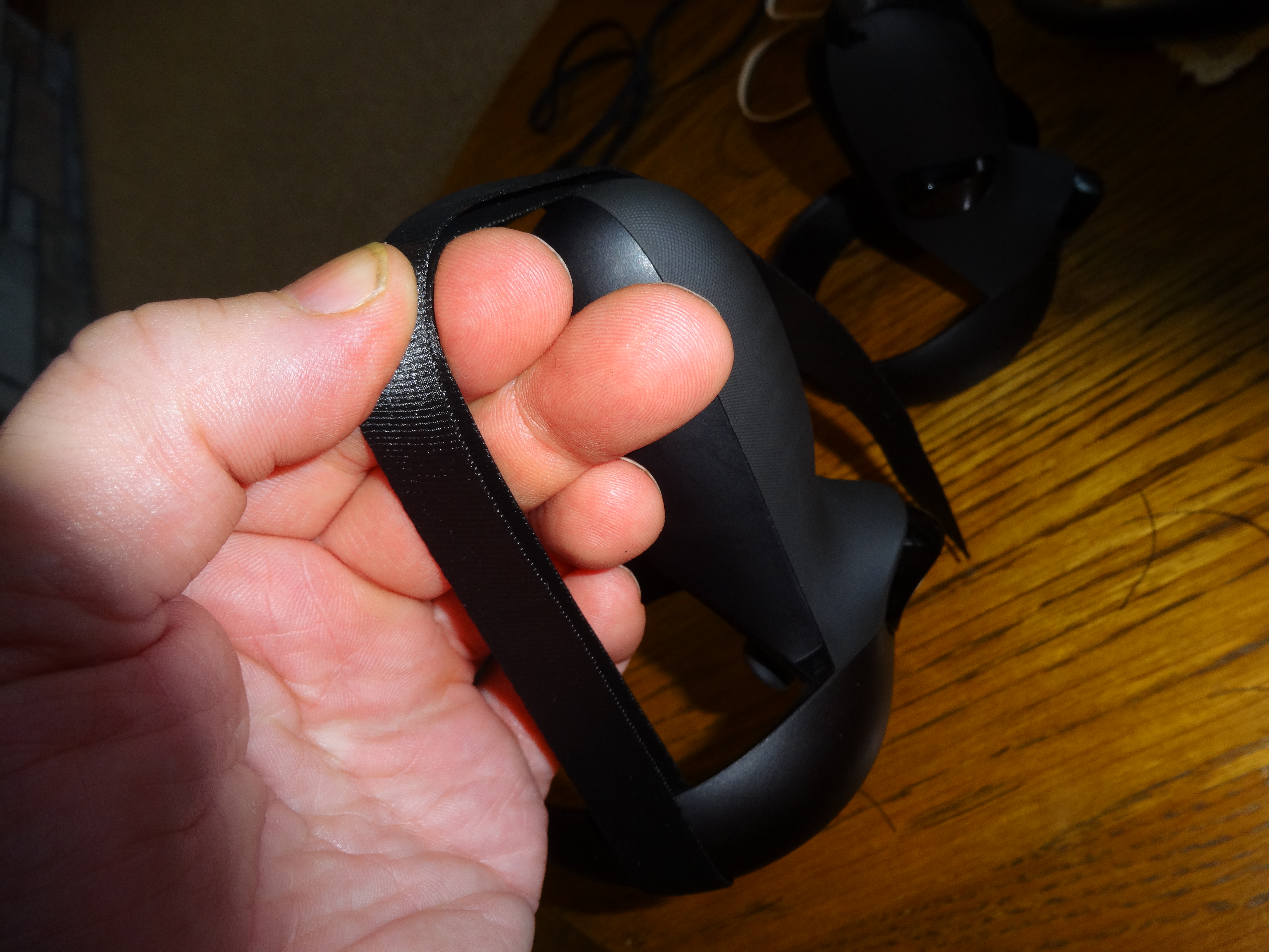 Oculus Controller Custom Strap Grip : 6 Steps - Instructables