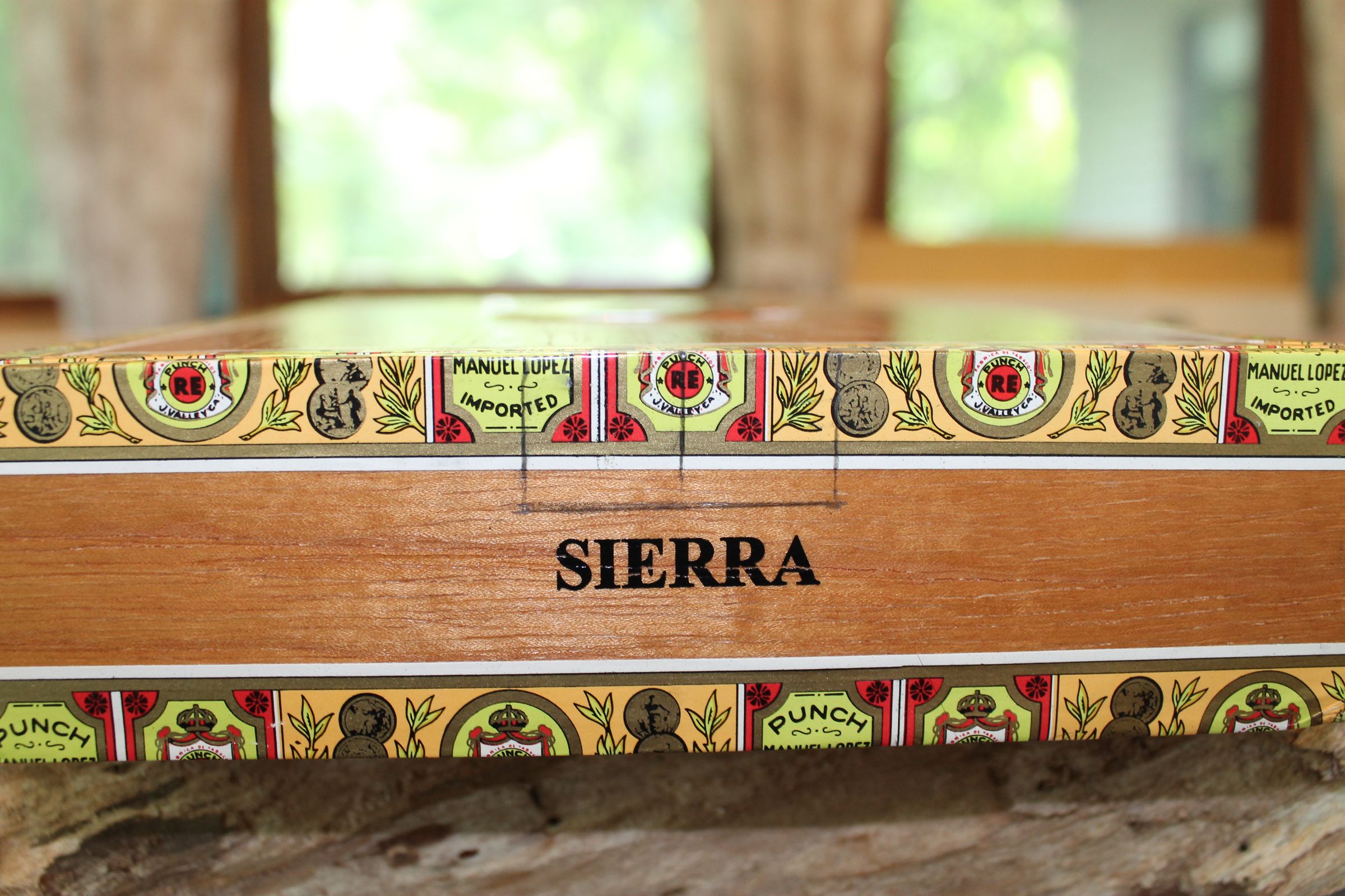 Awesome Cigar Box Dulcimer : 14 Steps (with Pictures) - Instructables