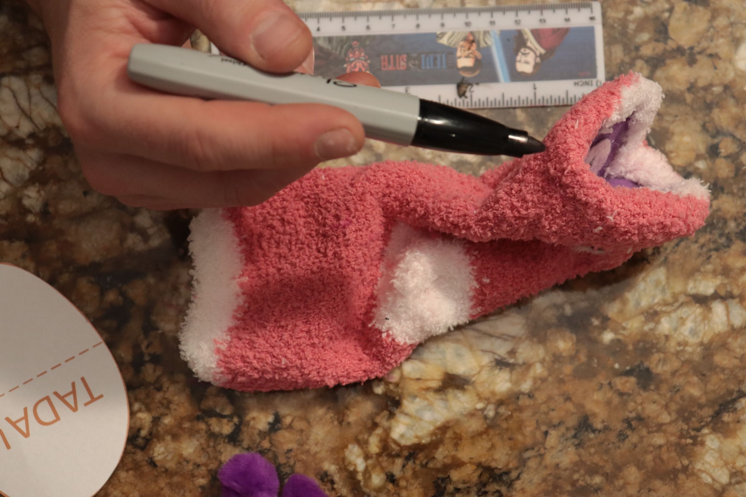 Sock Puppet! : 9 Steps (with Pictures) - Instructables