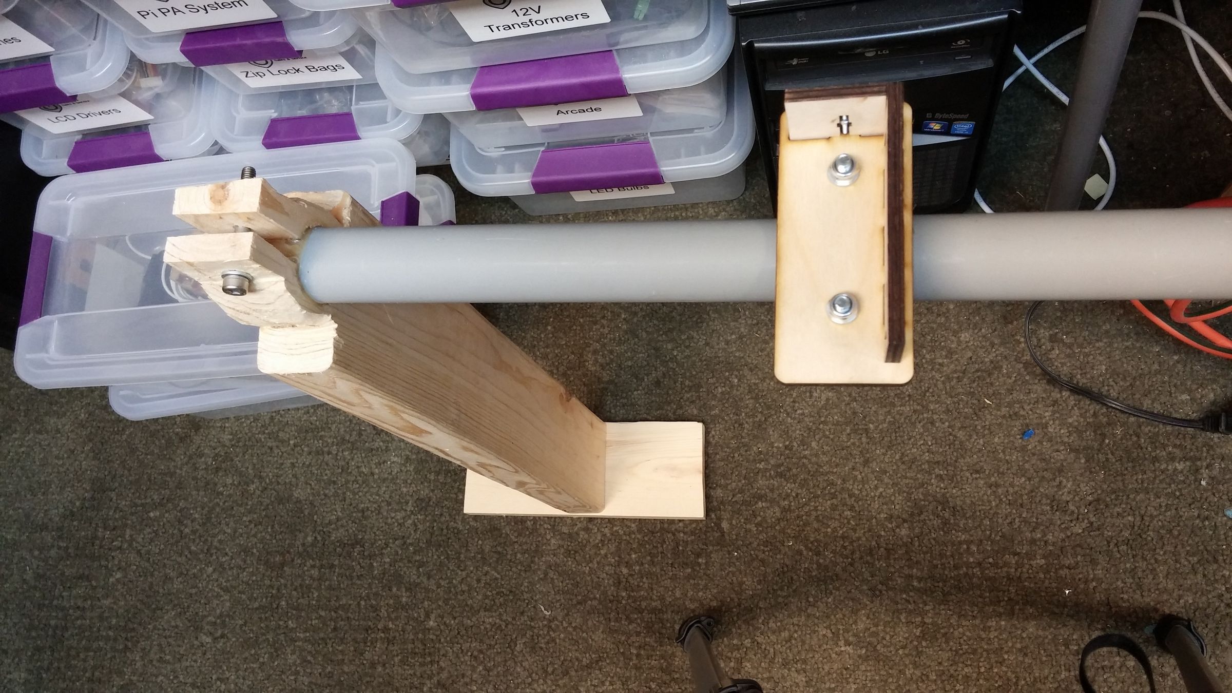 PVC Articulating Lights Mount : 7 Steps (with Pictures) - Instructables