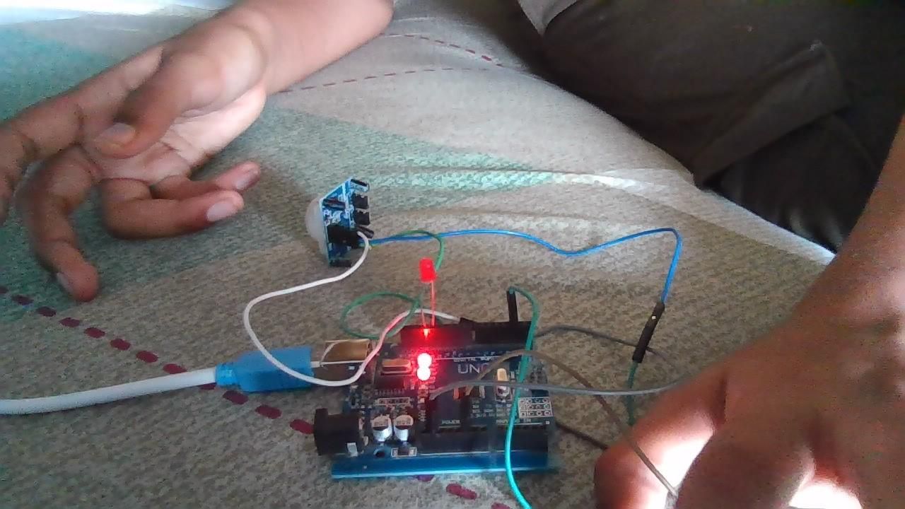 Motion Sensor : 3 Steps - Instructables