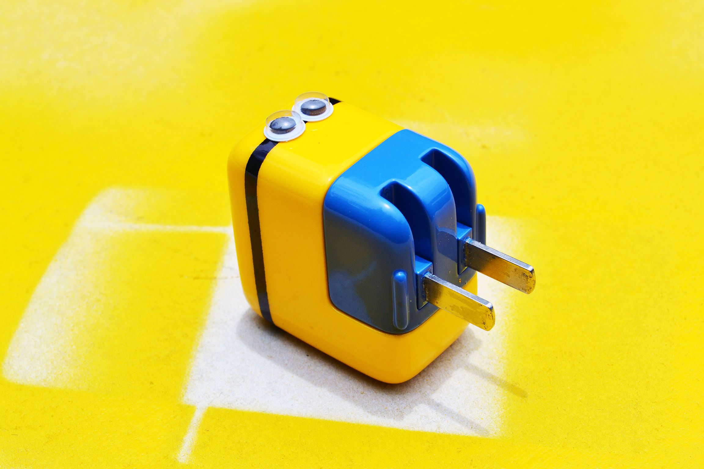 Minion IPhone Charger (with Pictures) - Instructables