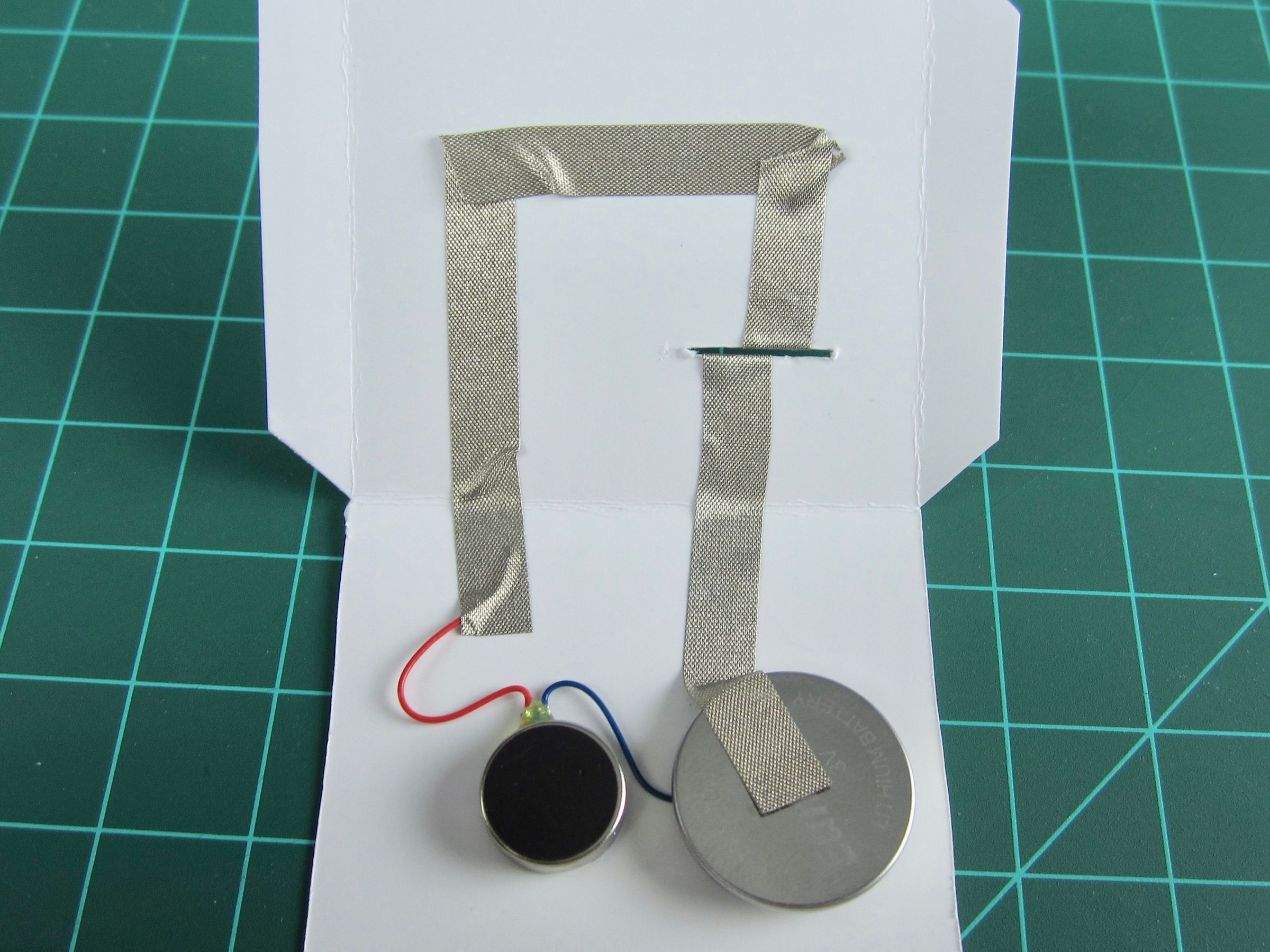 Move and Blink Paper Robot : 10 Steps (with Pictures) - Instructables