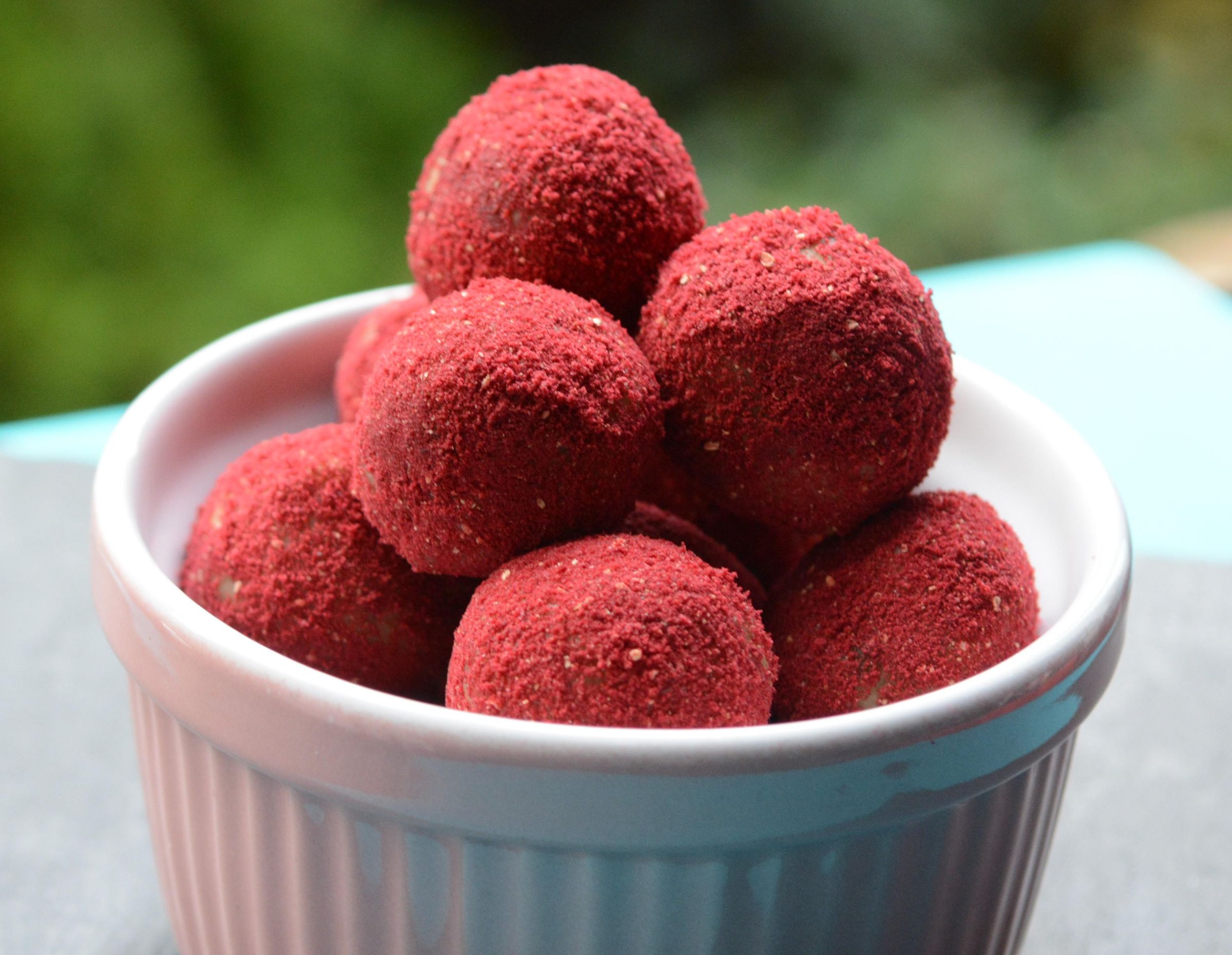 Truffles Coated in Freeze Dried Raspberry Powder : 8 Steps (with ...