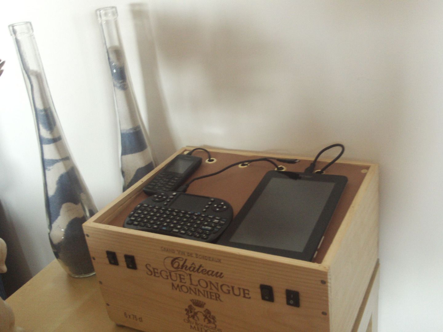 Charging Station With Individual Switches : 8 Steps (with Pictures ...