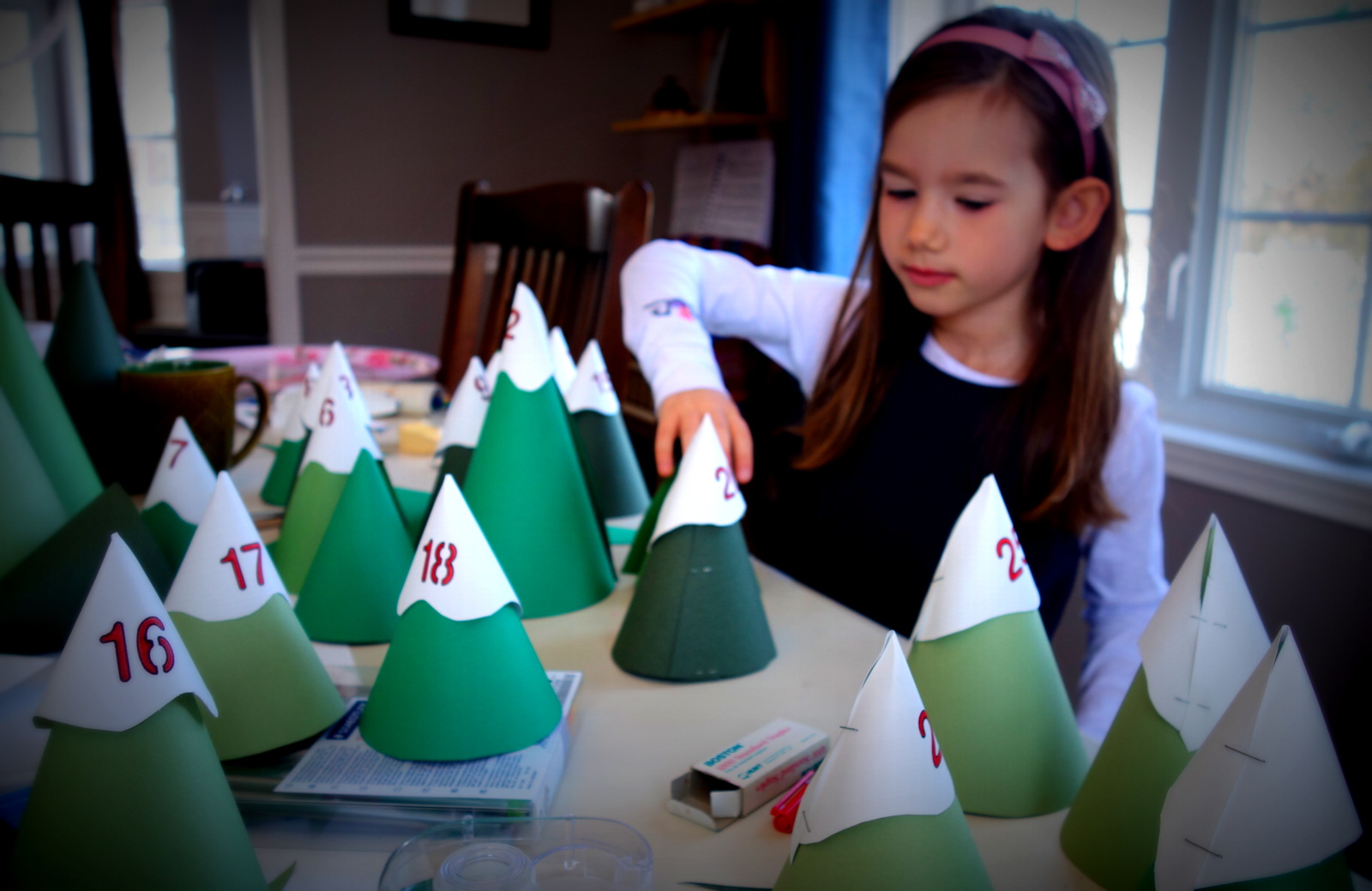 Family Papercraft: Winter Forest Advent Calender : 6 Steps (with ...