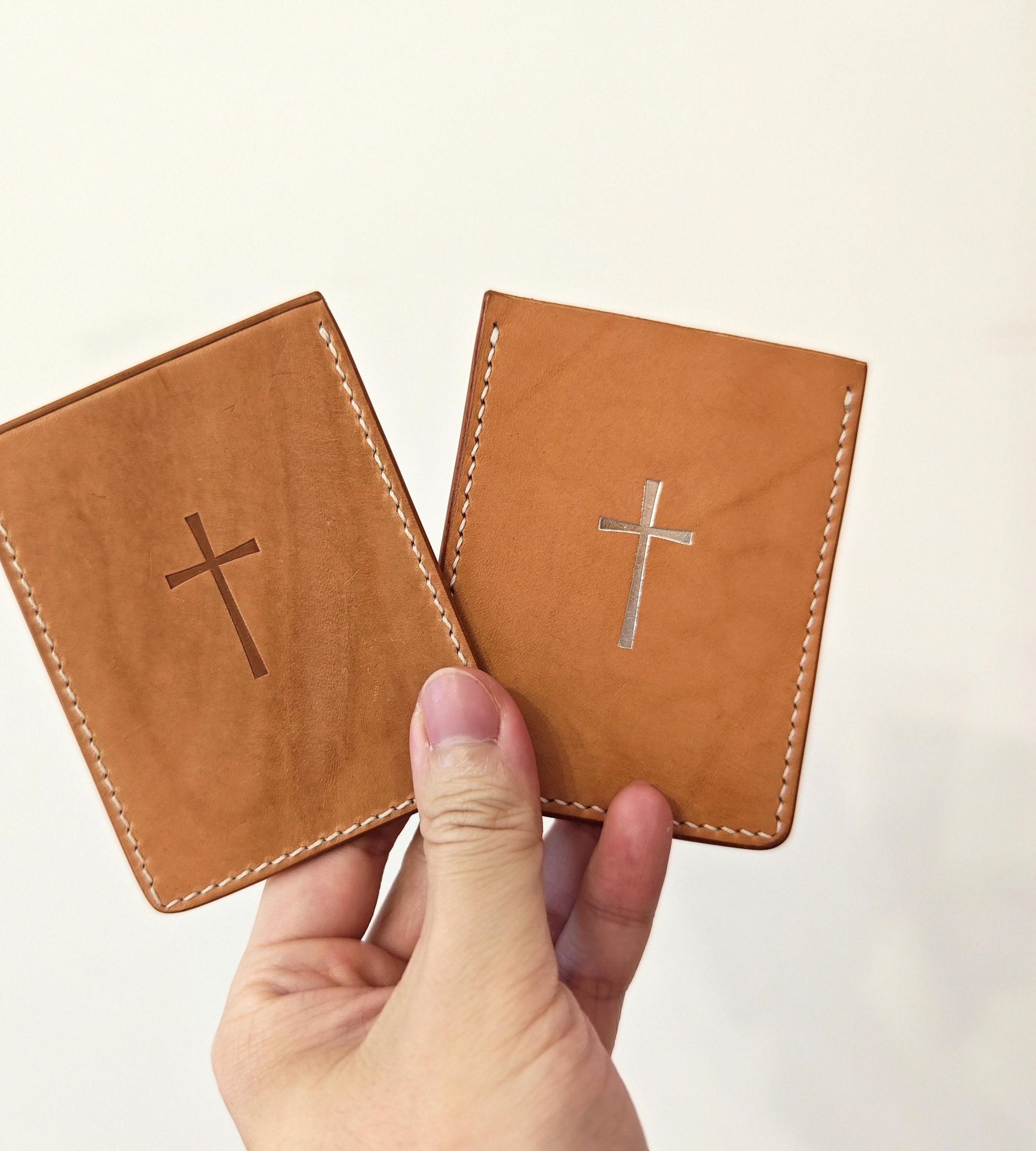 Leather Card Holder - Beginner Friendly : 9 Steps (with Pictures) - Instructables