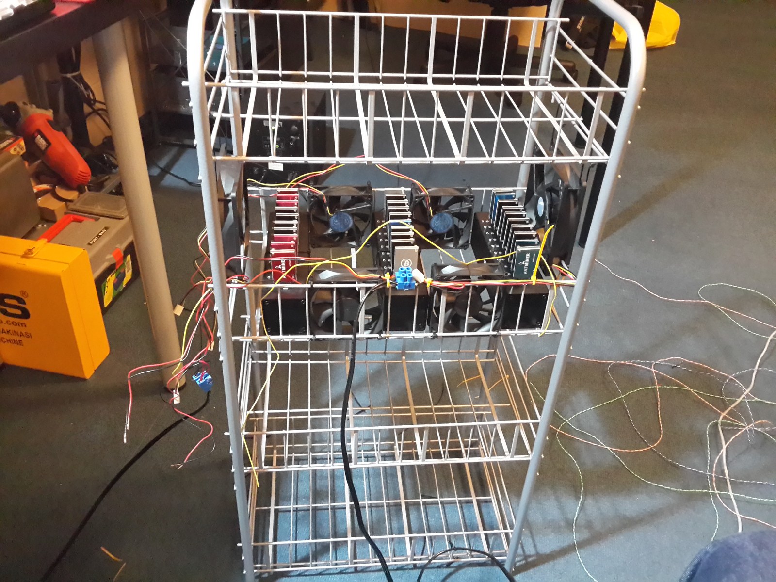 Build Your Own Portable Bitcoin Mining Rig / Battlestation : 5 Steps ...